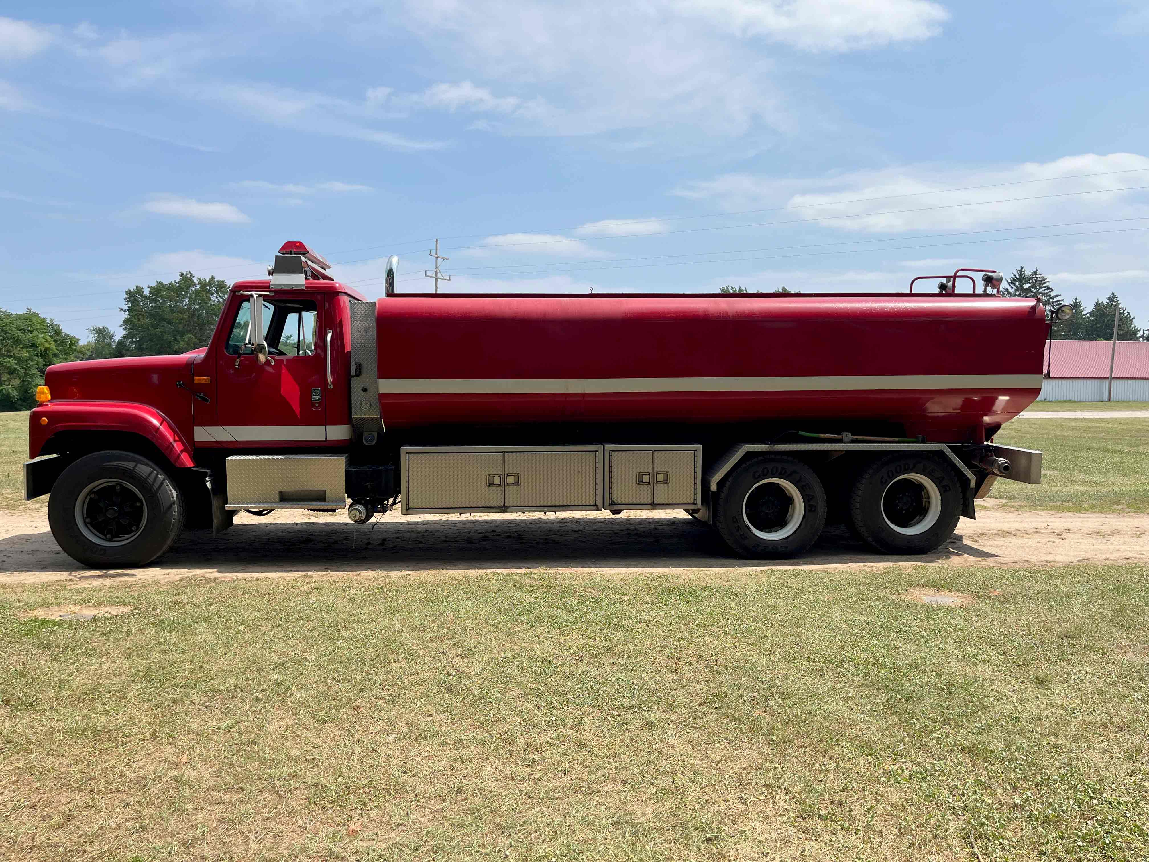 1997 International Tandem Axle Elliptical Tanker | Used Truck Details