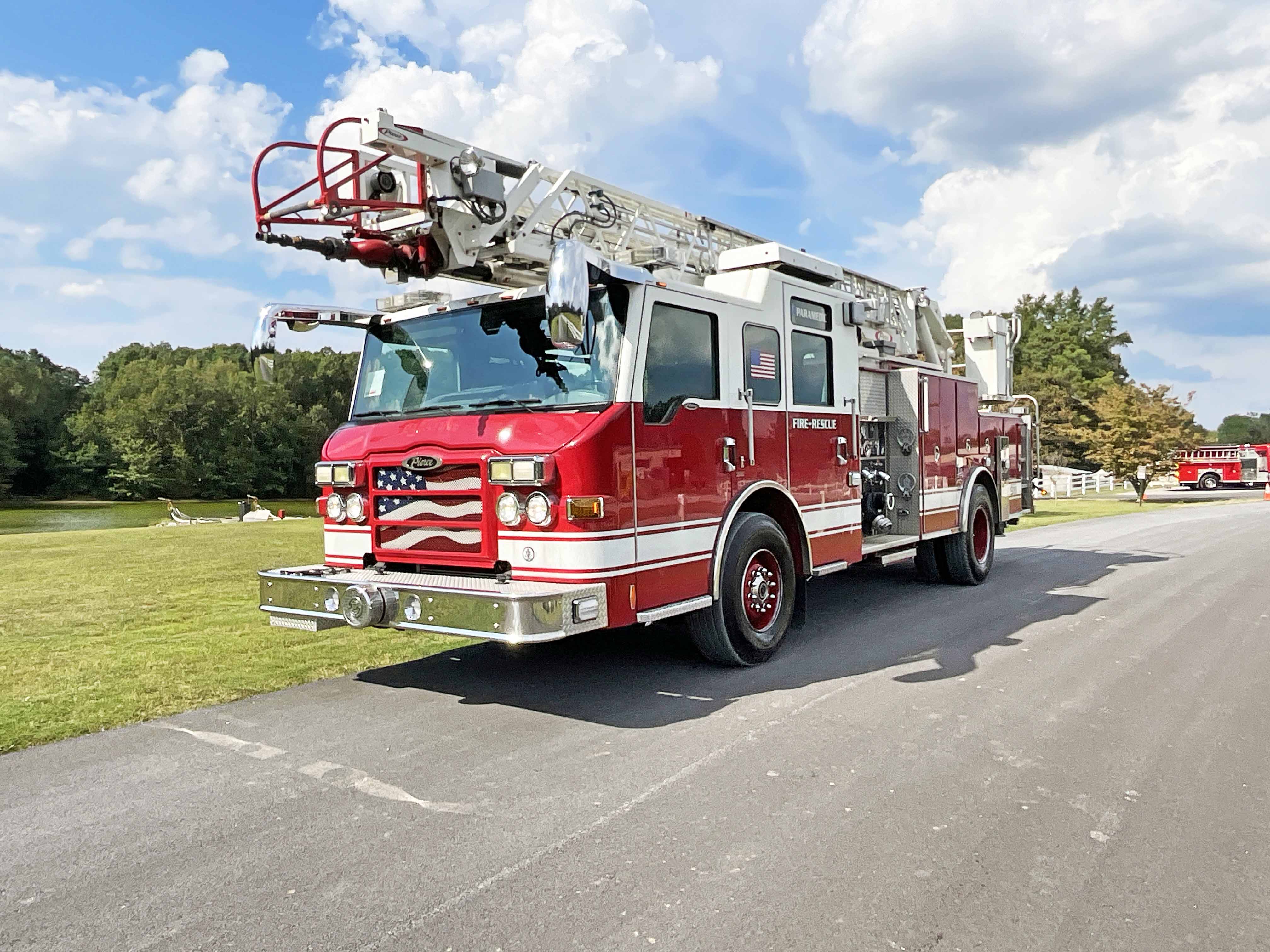 2009 Pierce Impel 75' Quint | Firetrucks Unlimited