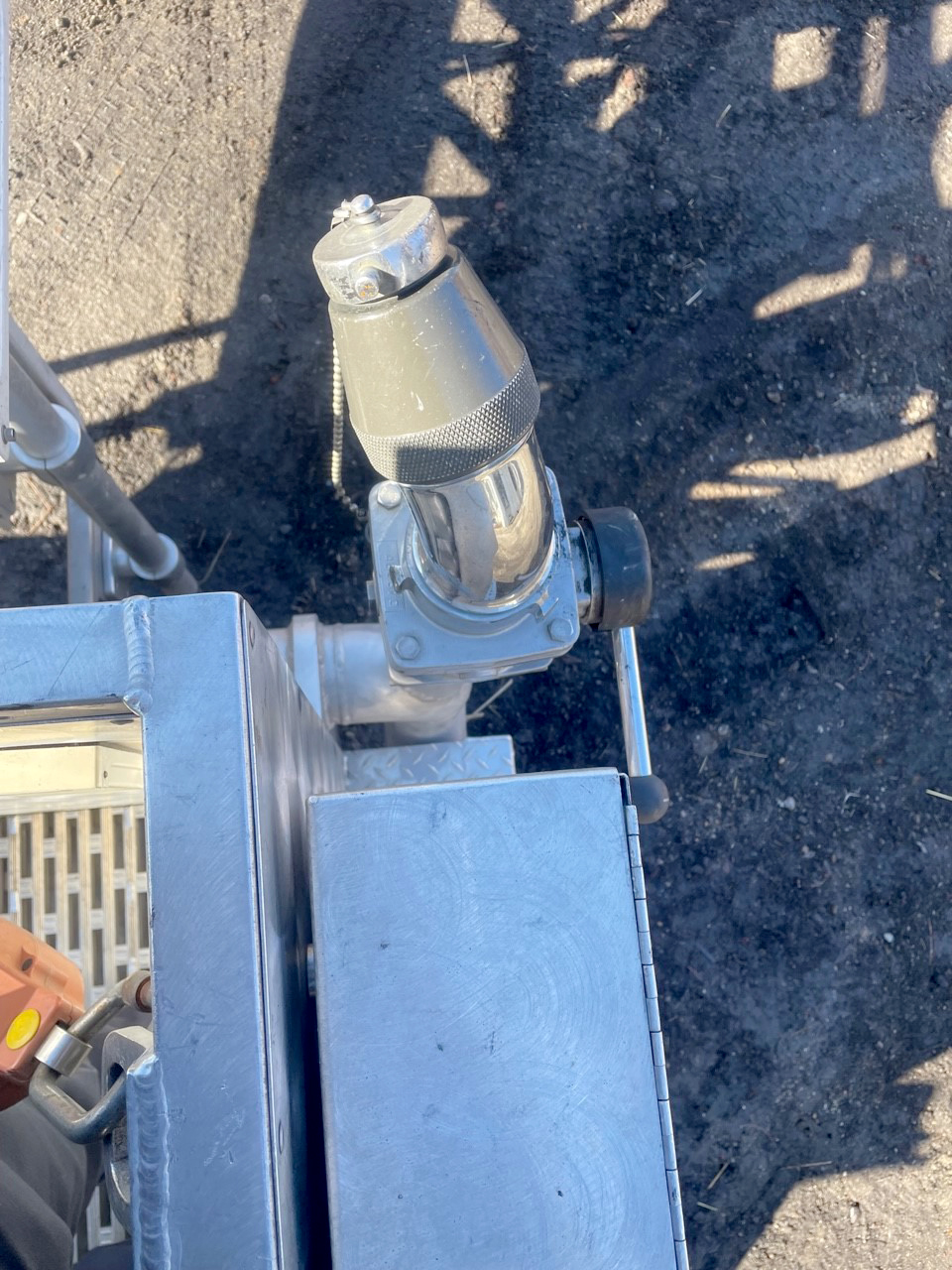 2012 E-One Cyclone II 100' Platform | Firetrucks Unlimited