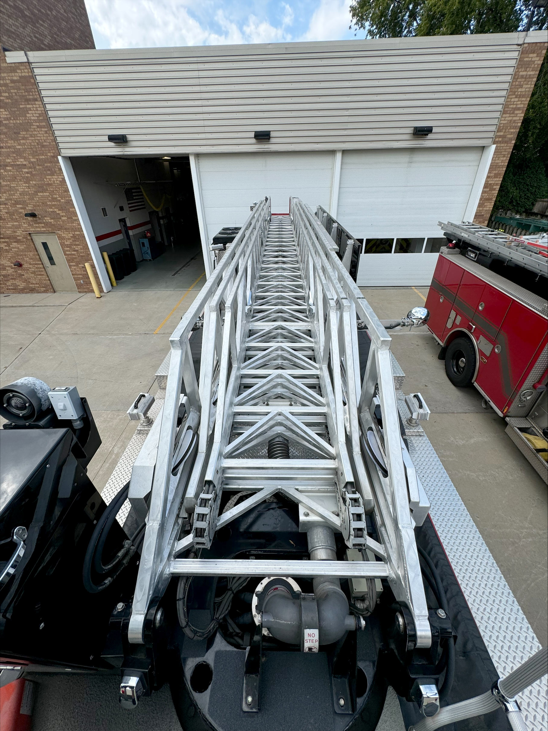 2007 Pierce Enforcer 75' Aerial | Used Truck Details