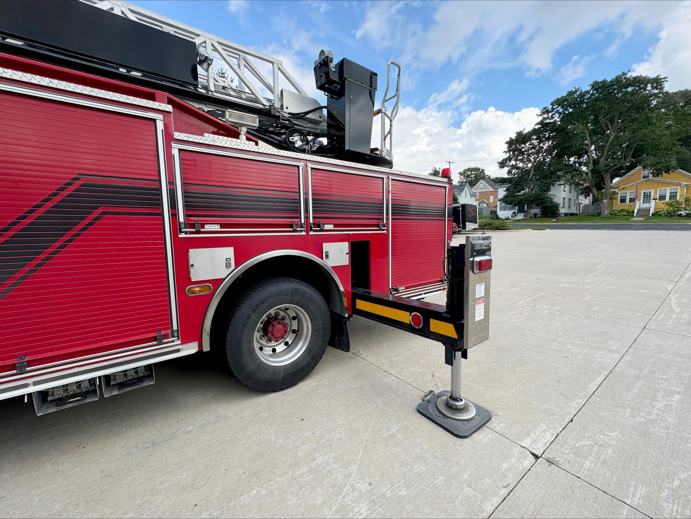 2007 Pierce Enforcer 75' Aerial | Used Truck Details