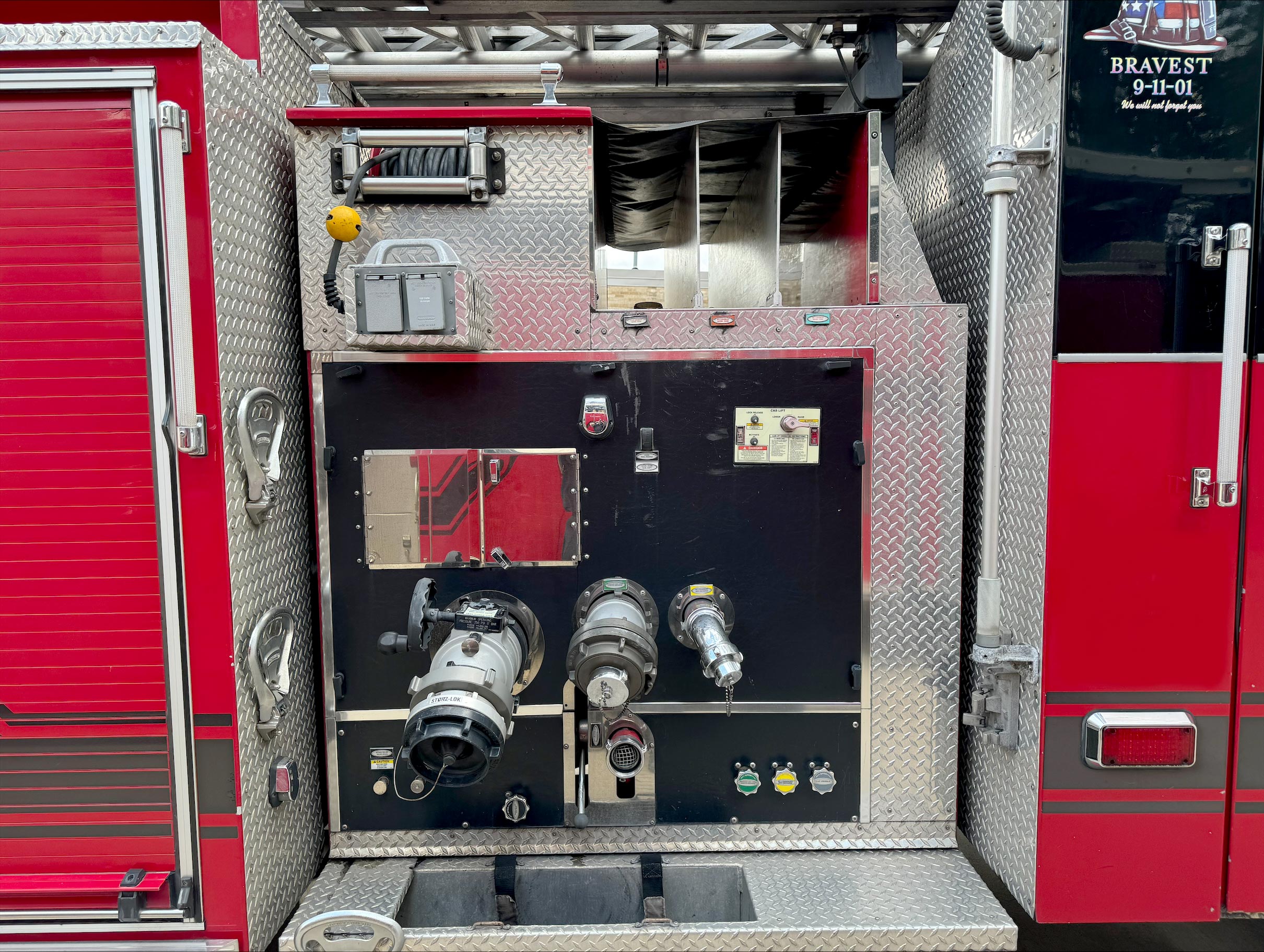 2007 Pierce Enforcer 75' Aerial | Used Truck Details