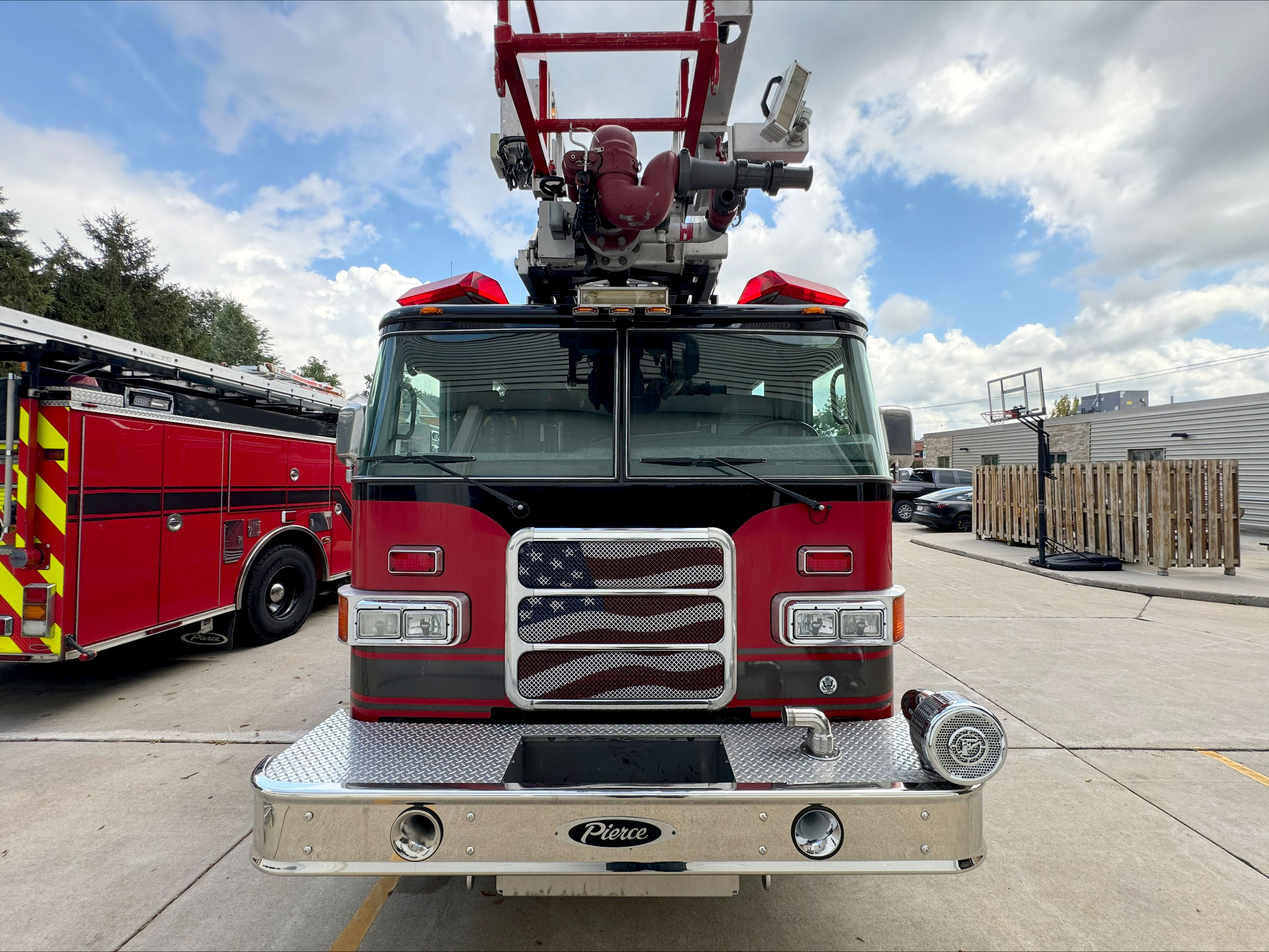 2007 Pierce Enforcer 75' Aerial | Used Truck Details