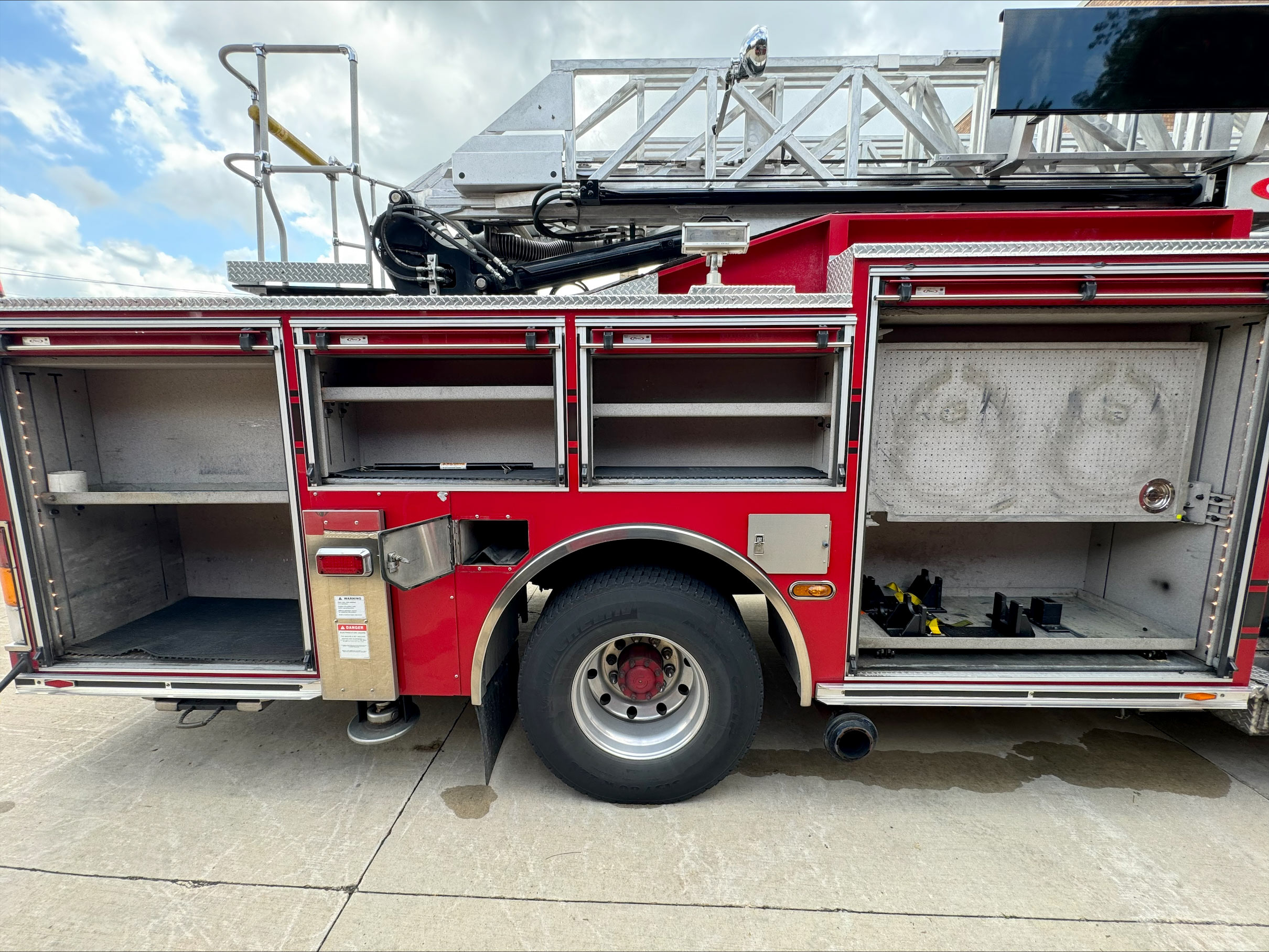 2007 Pierce Enforcer 75' Aerial | Used Truck Details