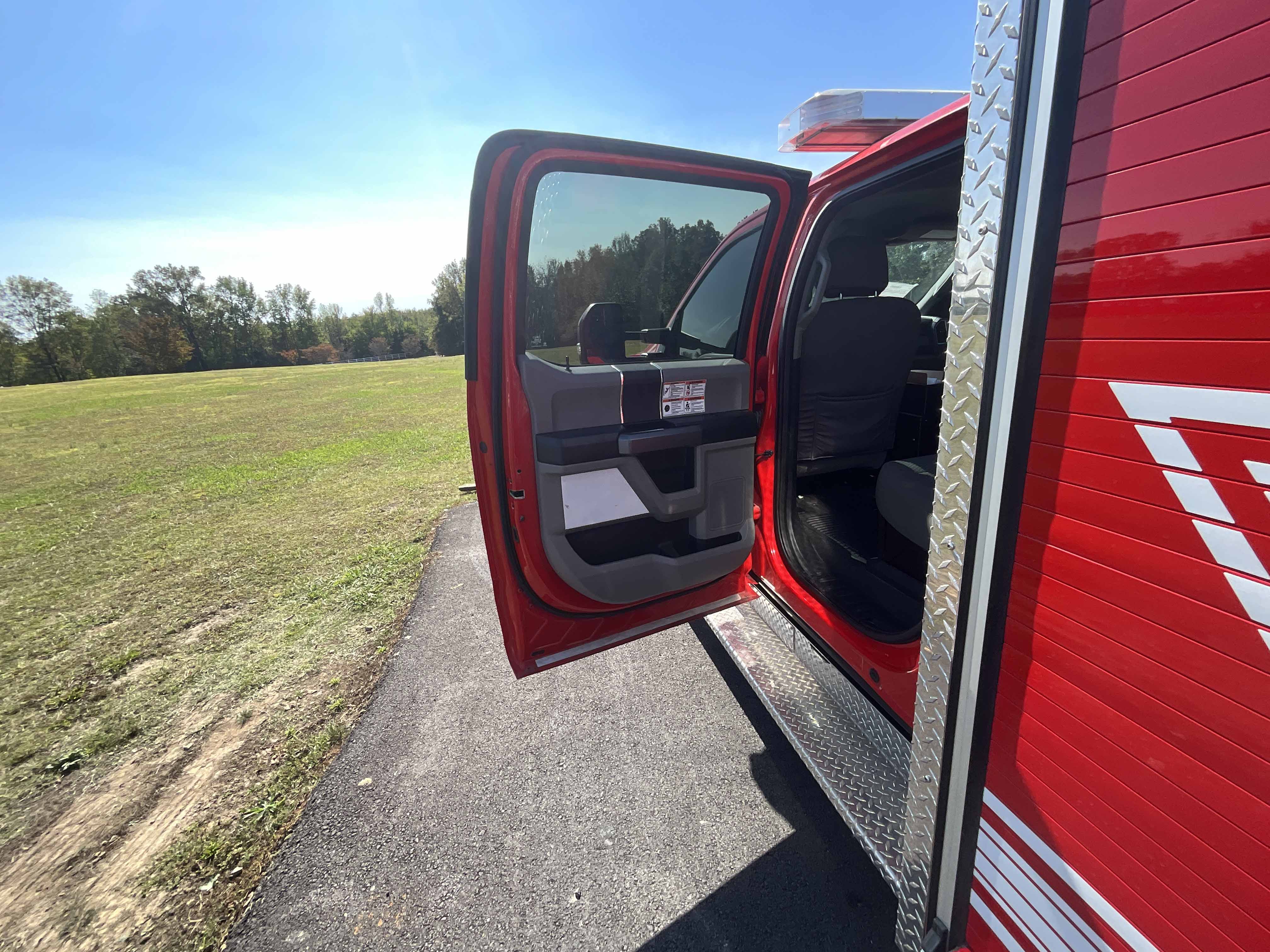 2017 Pierce Ford 4x4 Commercial Mini Pumper | Firetrucks Unlimited