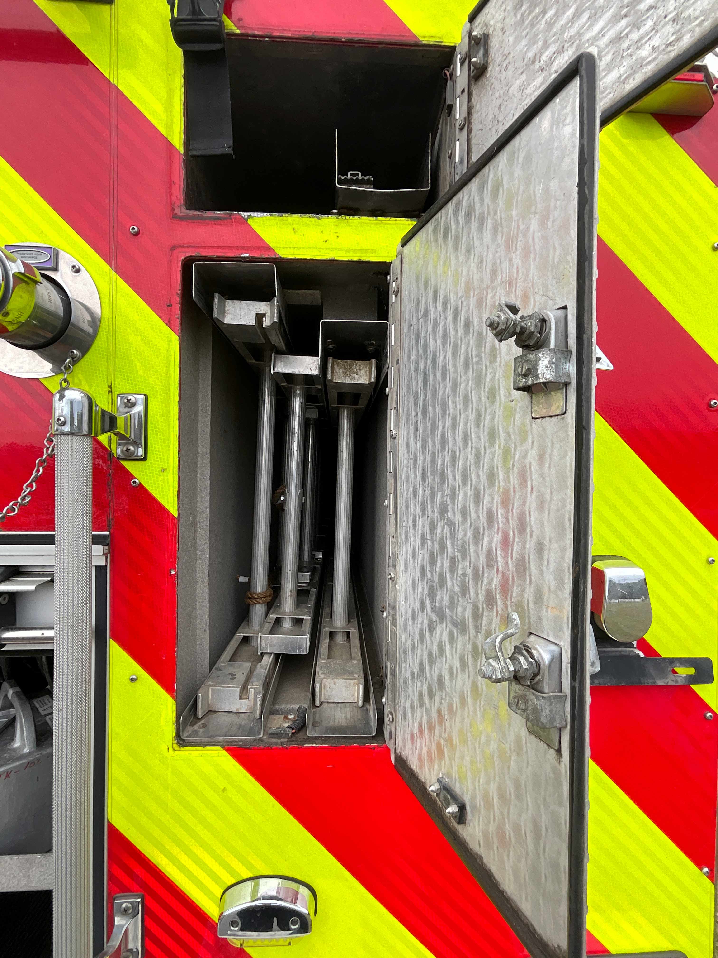 2010 Pierce Saber PUC Pumper | Used Truck Details