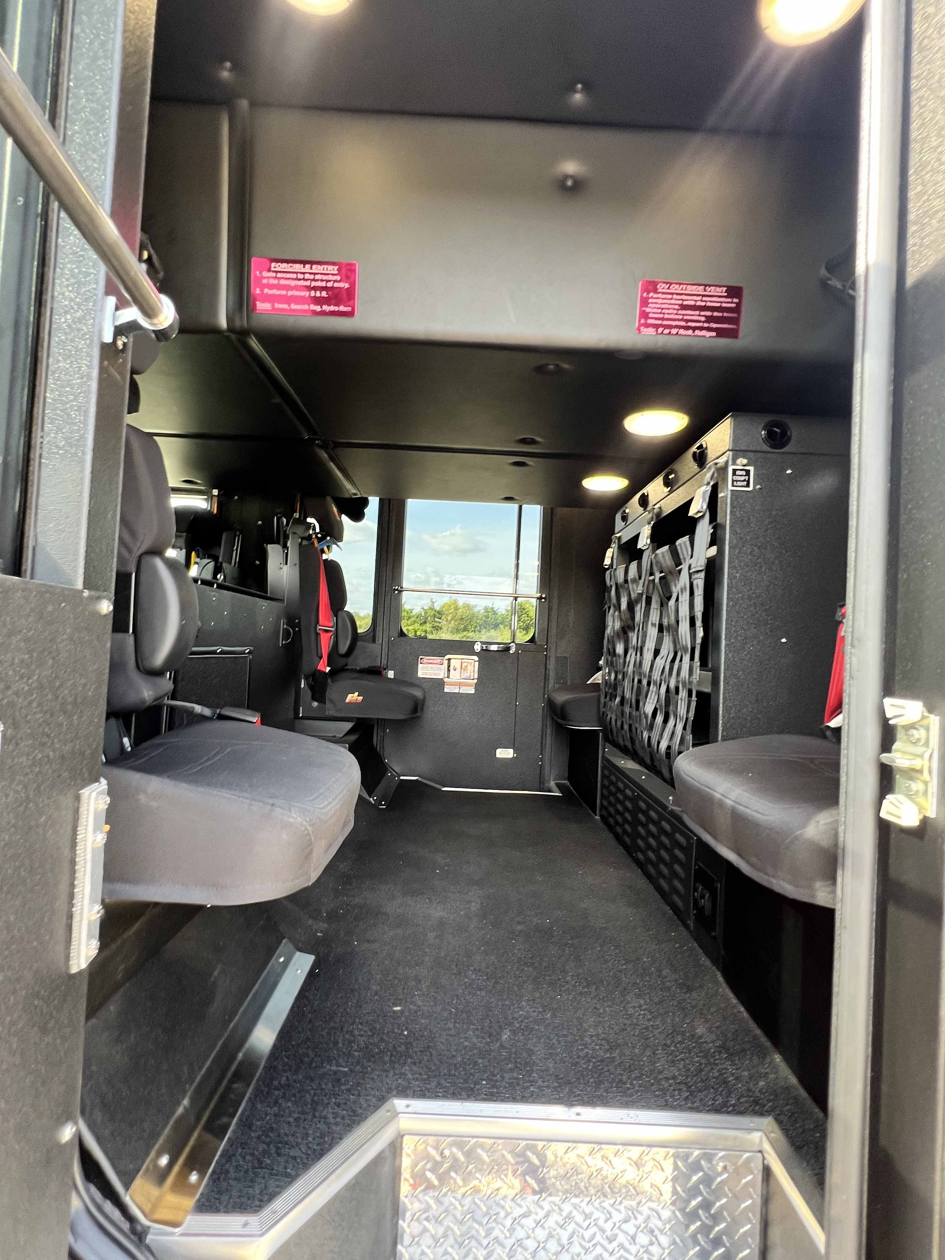 2015 Ferrara Igniter 100' Tower | Firetrucks Unlimited