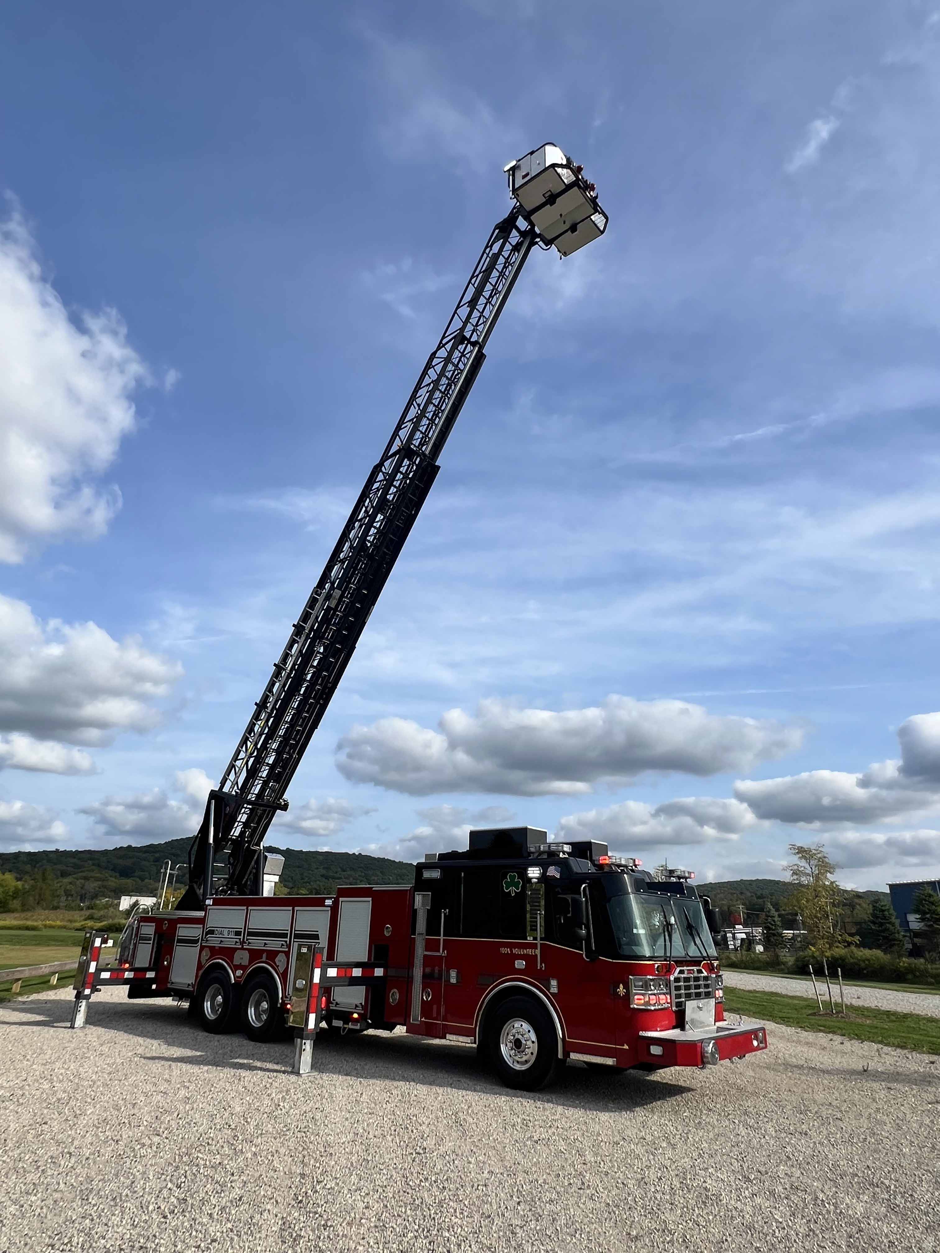 2015 Ferrara Igniter 100' Tower | Firetrucks Unlimited