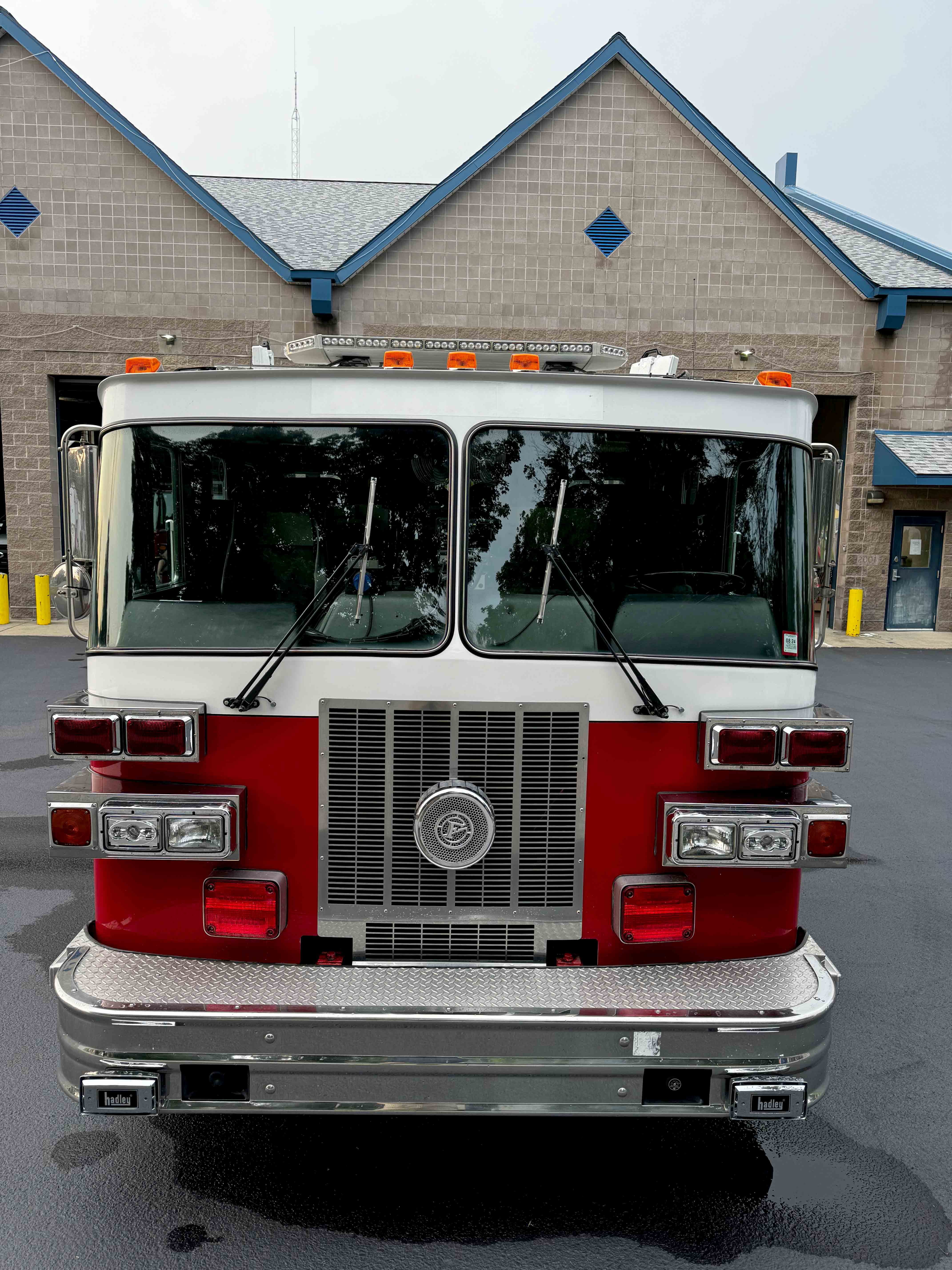 1995 Sutphen Mid-Mount 100' Platform | Used Truck Details