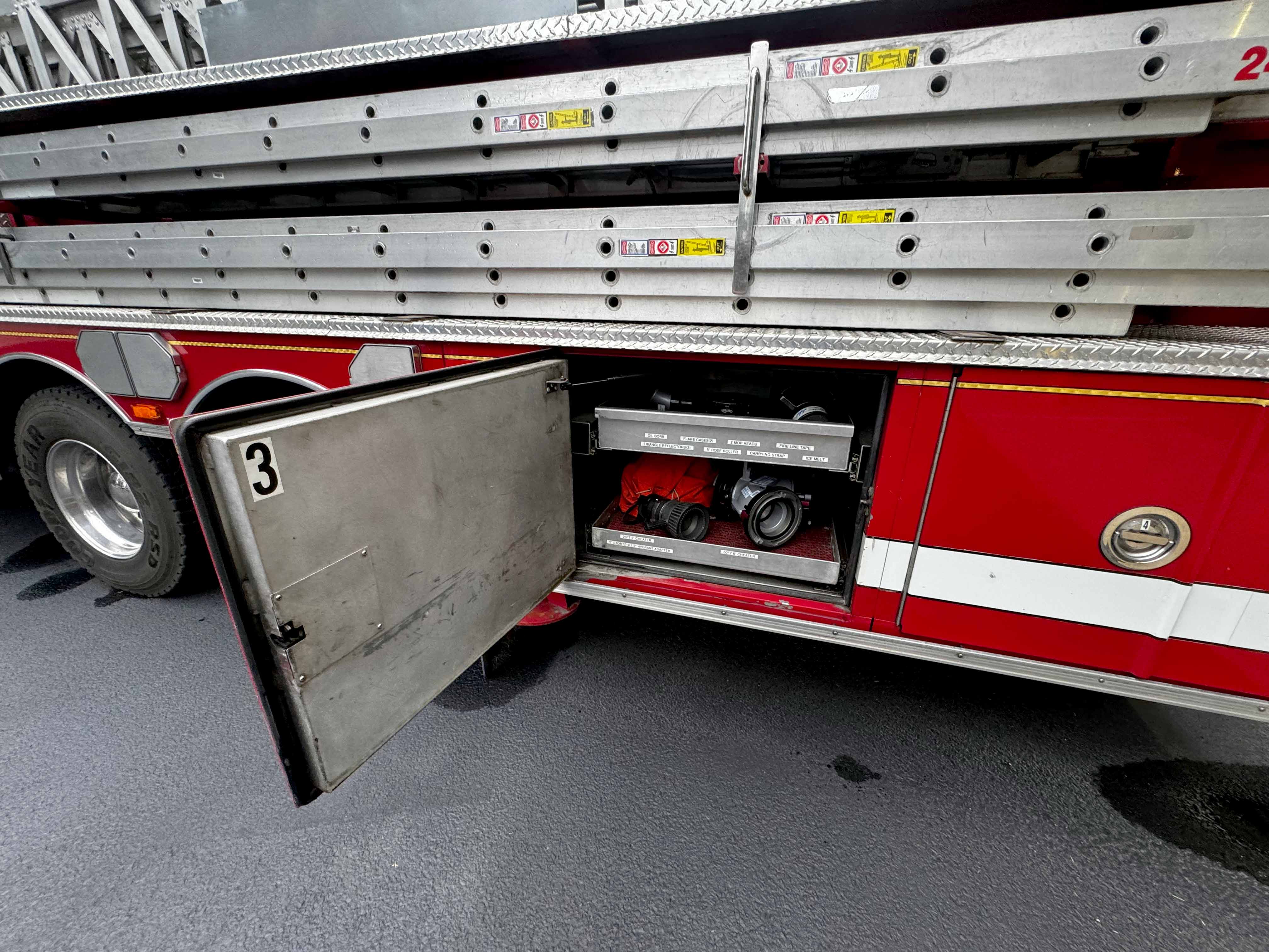 1995 Sutphen Mid-Mount 100' Platform | Used Truck Details