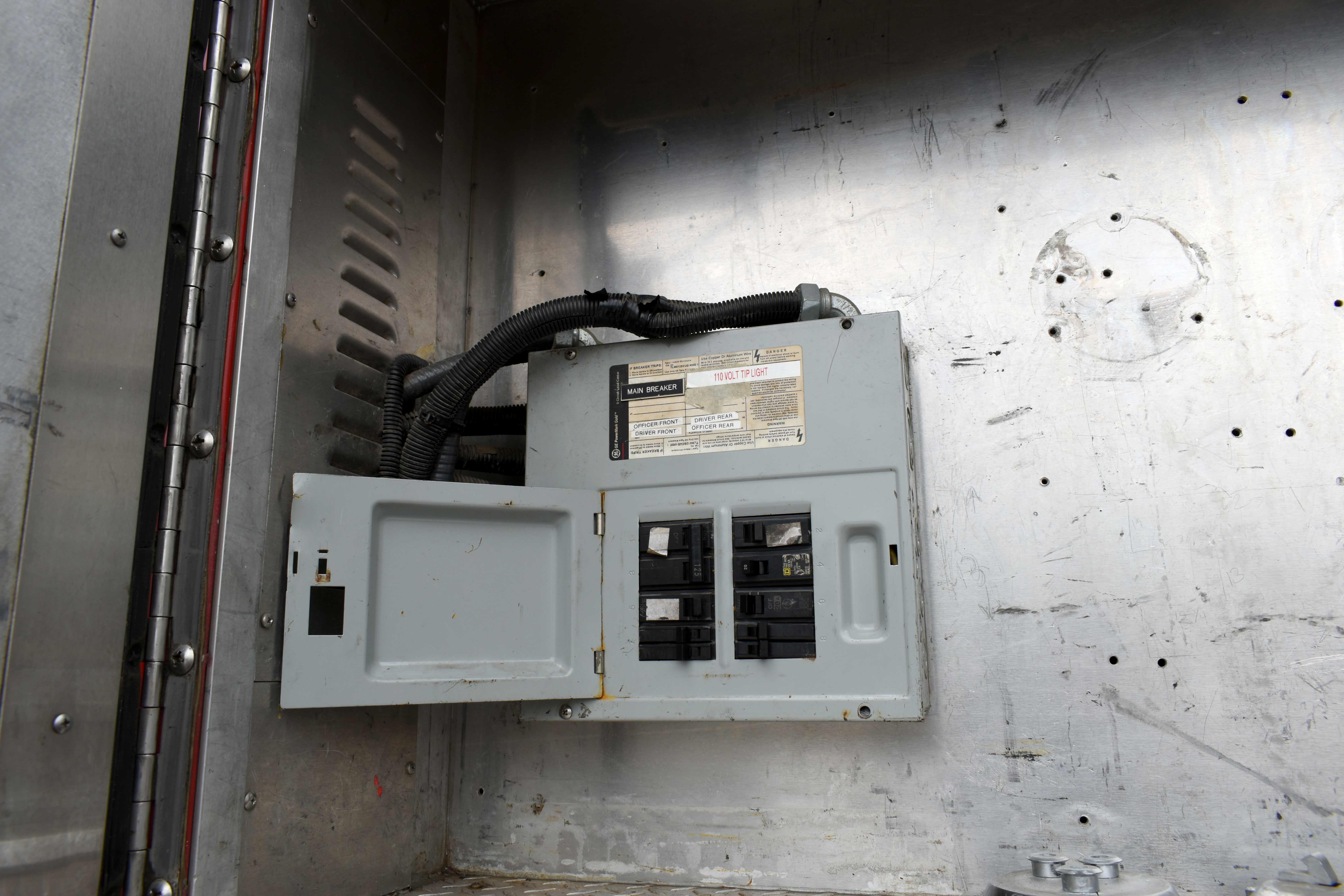 2001 Ferrara HME 75' Quint | Used Truck Details