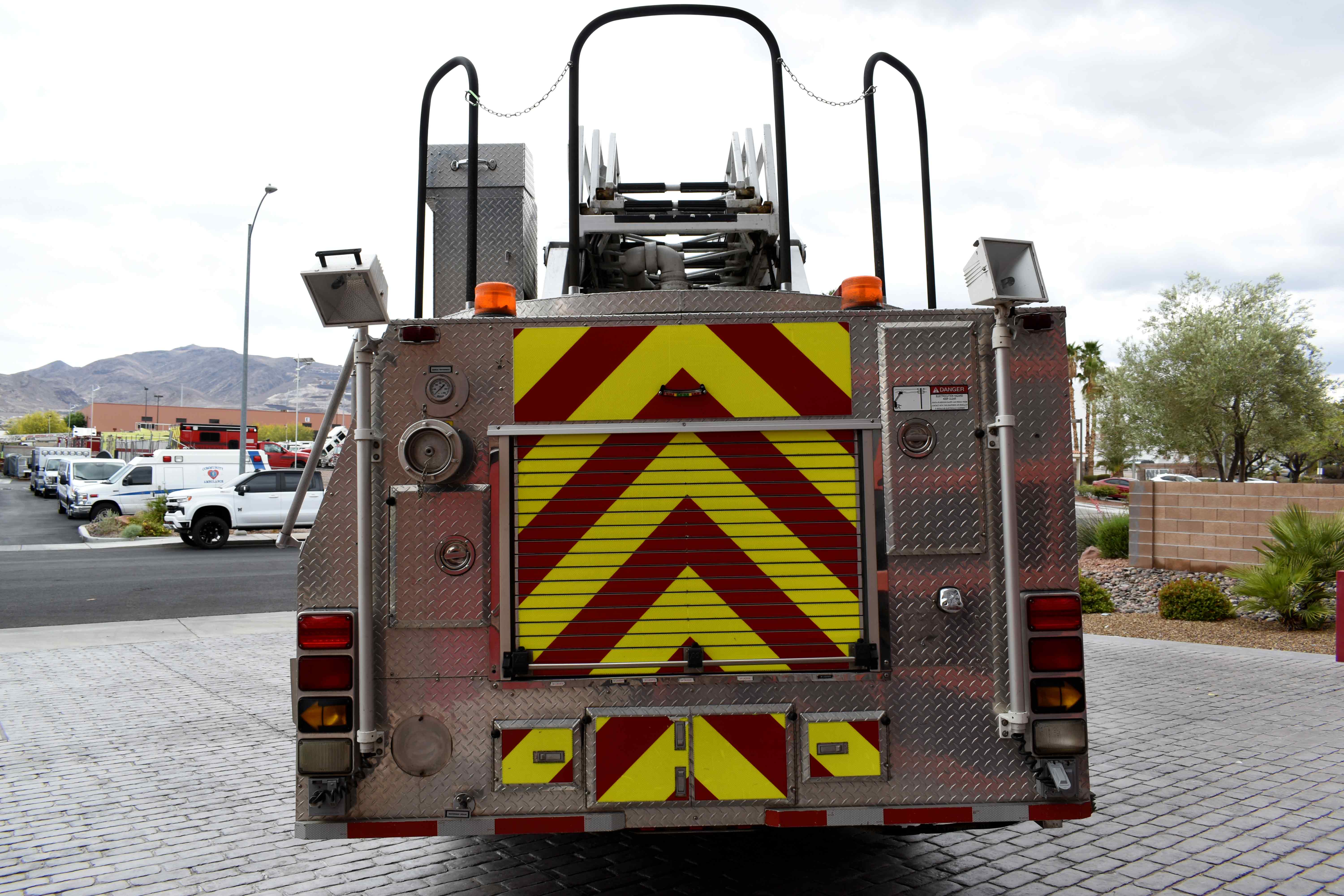 2001 Ferrara HME 75' Quint | Used Truck Details