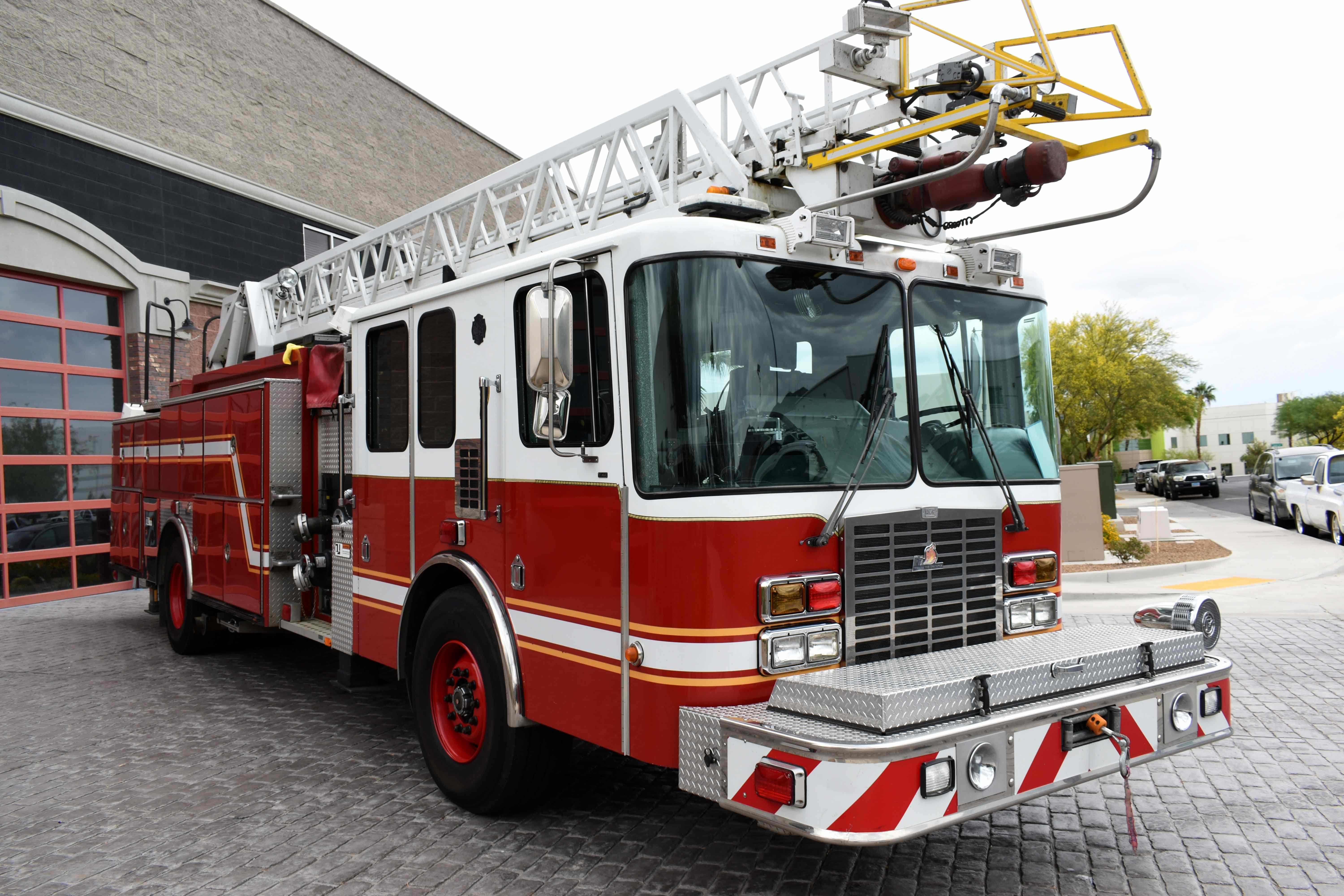 2001 Ferrara HME 75' Quint | Used Truck Details