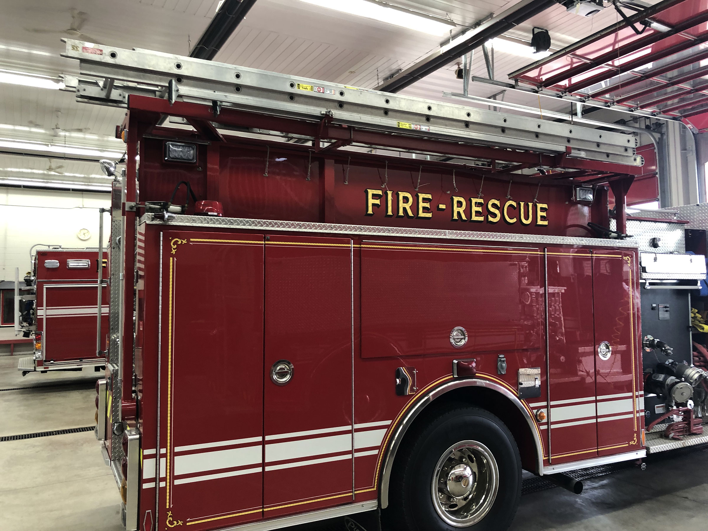 2003 Pierce Saber Pumper | Used Truck Details