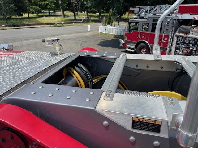 1998 Sutphen 100' Mid-Mount Platform | Firetrucks Unlimited