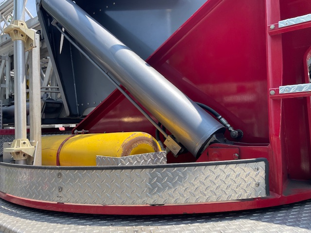 1998 Sutphen 100' Mid-Mount Platform | Firetrucks Unlimited