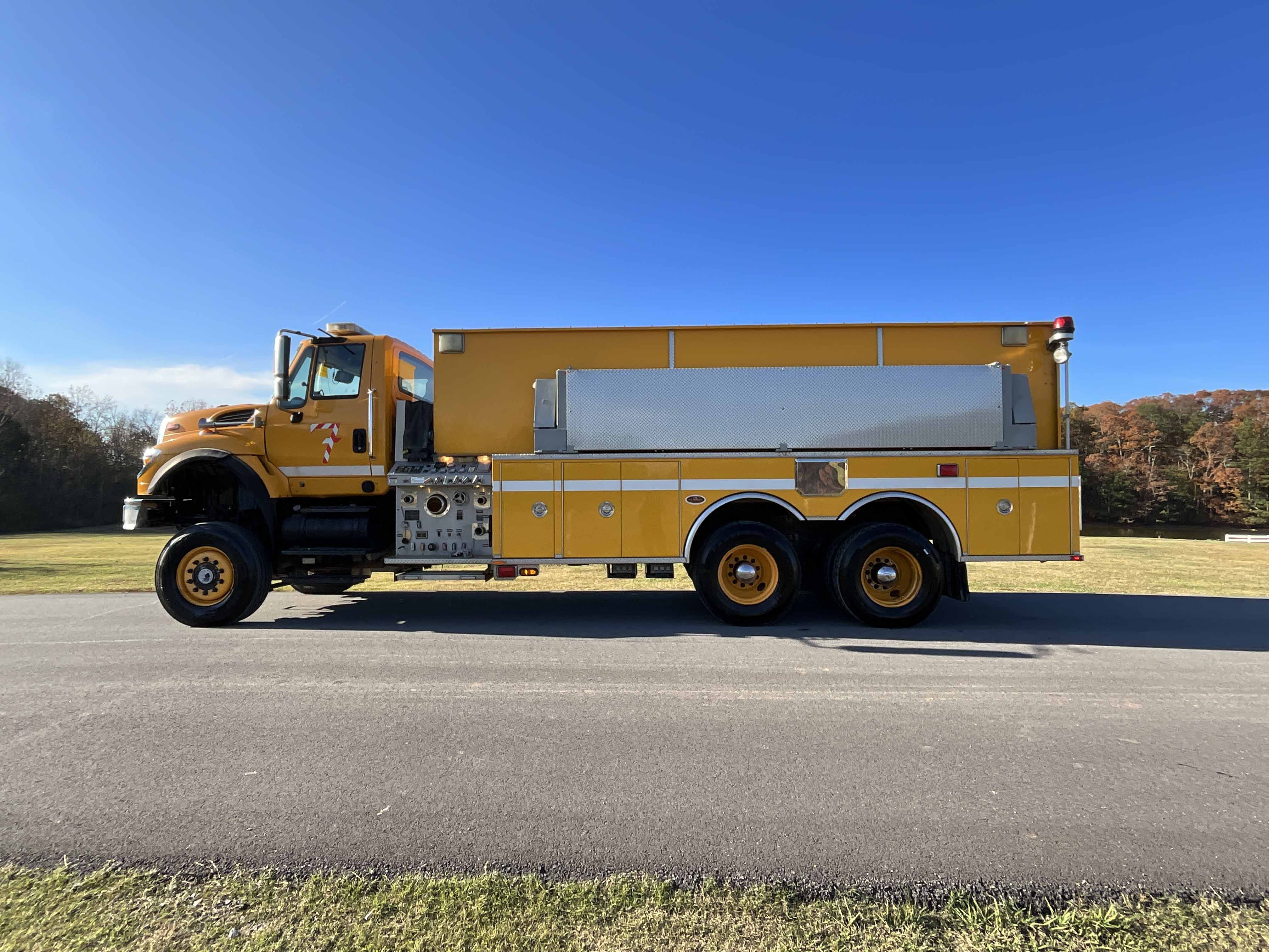2009 KME International 6x6 Commercial Pumper Tanker | Firetrucks Unlimited