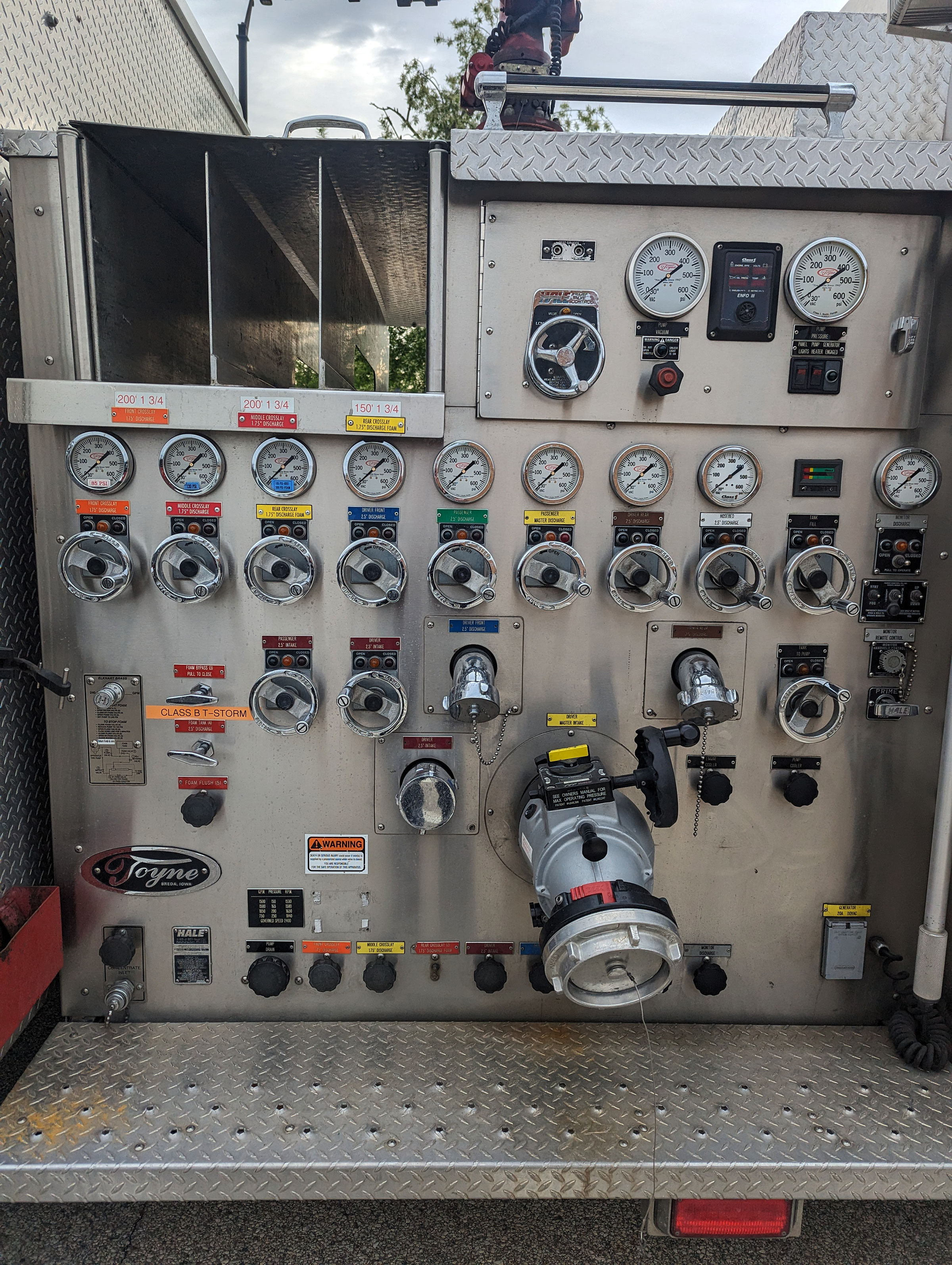 2000 HME Predator Pumper | Firetrucks Unlimited