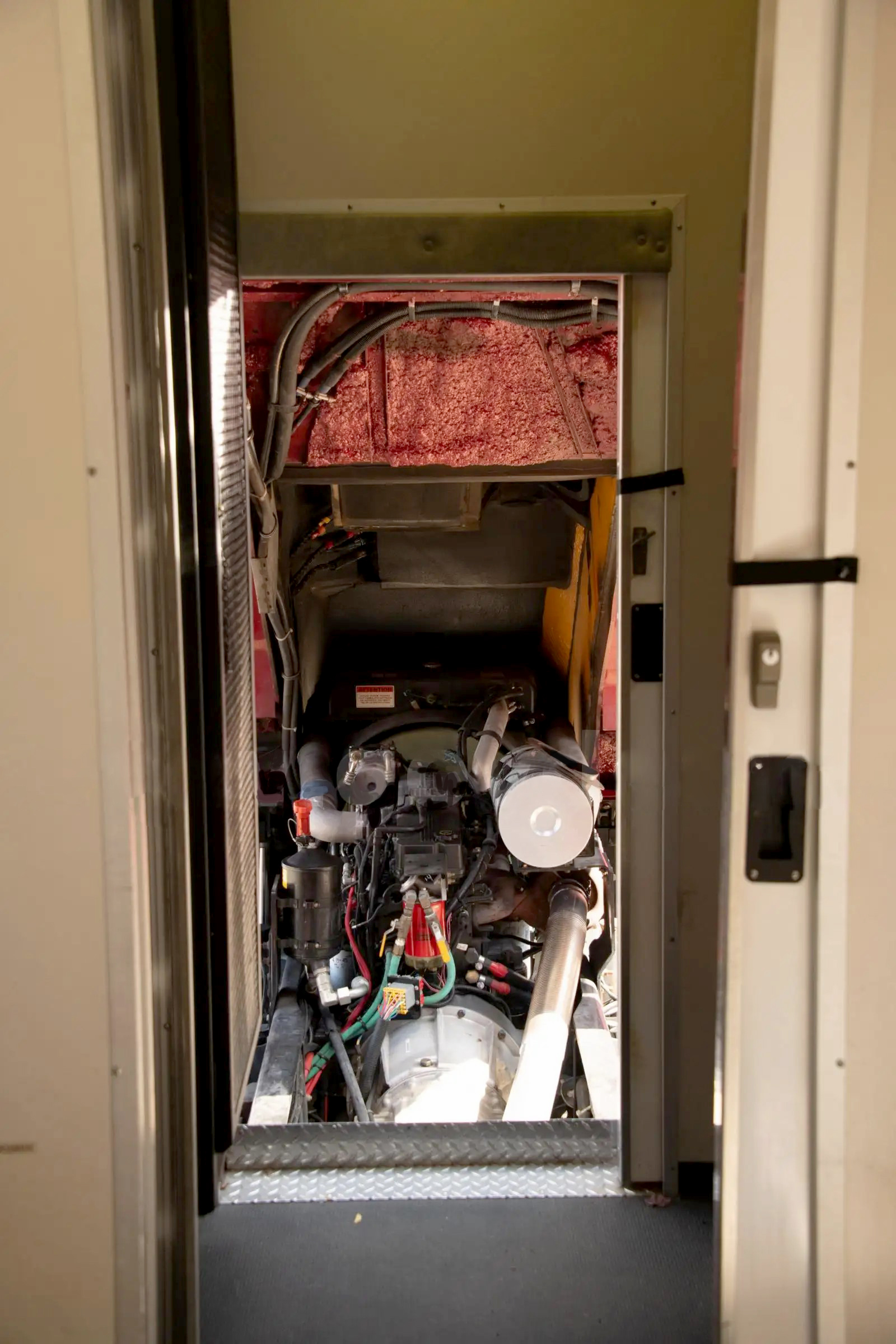 2005 Pierce Enforcer Walk-In Command Unit | Used Truck Details