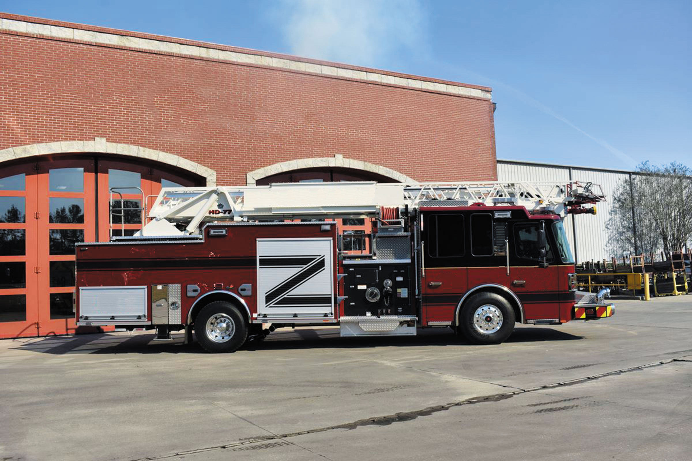 2019 Ferrara Inferno 77' Quint | Firetrucks Unlimited