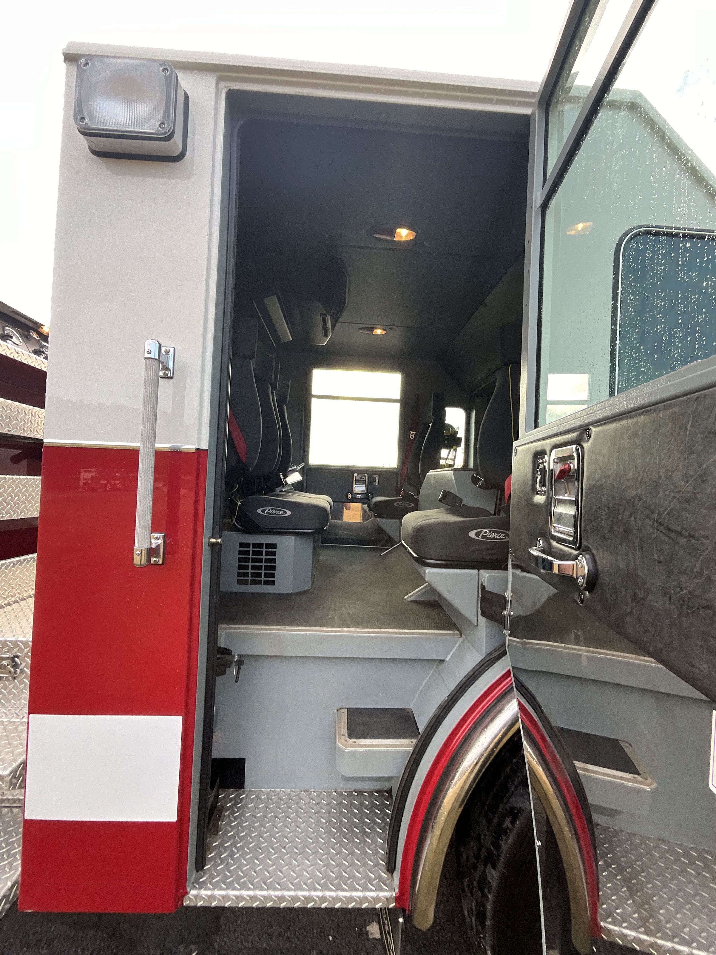 2006 Pierce Enforcer Pumper | Used Truck Details