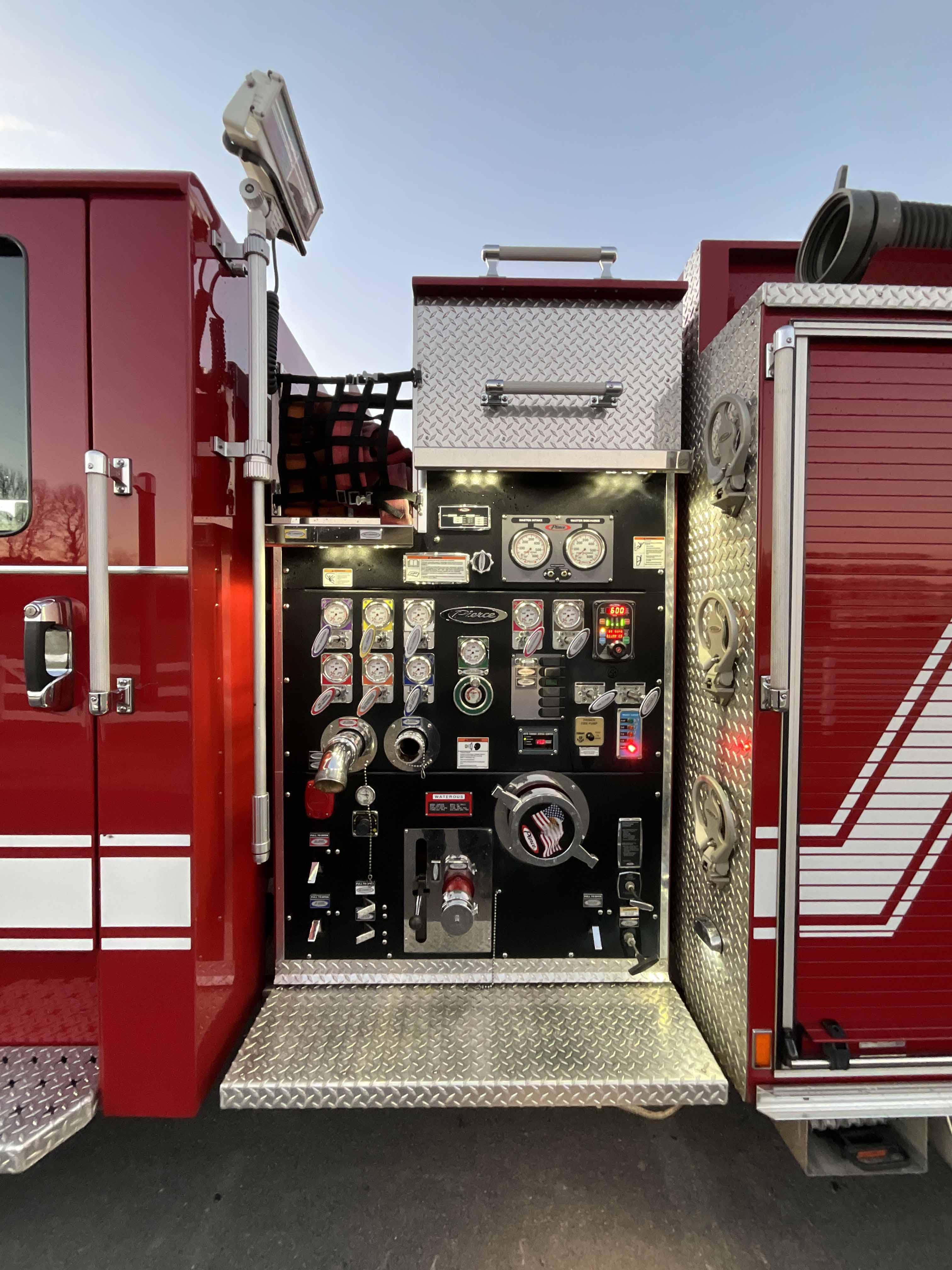 2017 Pierce Saber Pumper | Used Truck Details