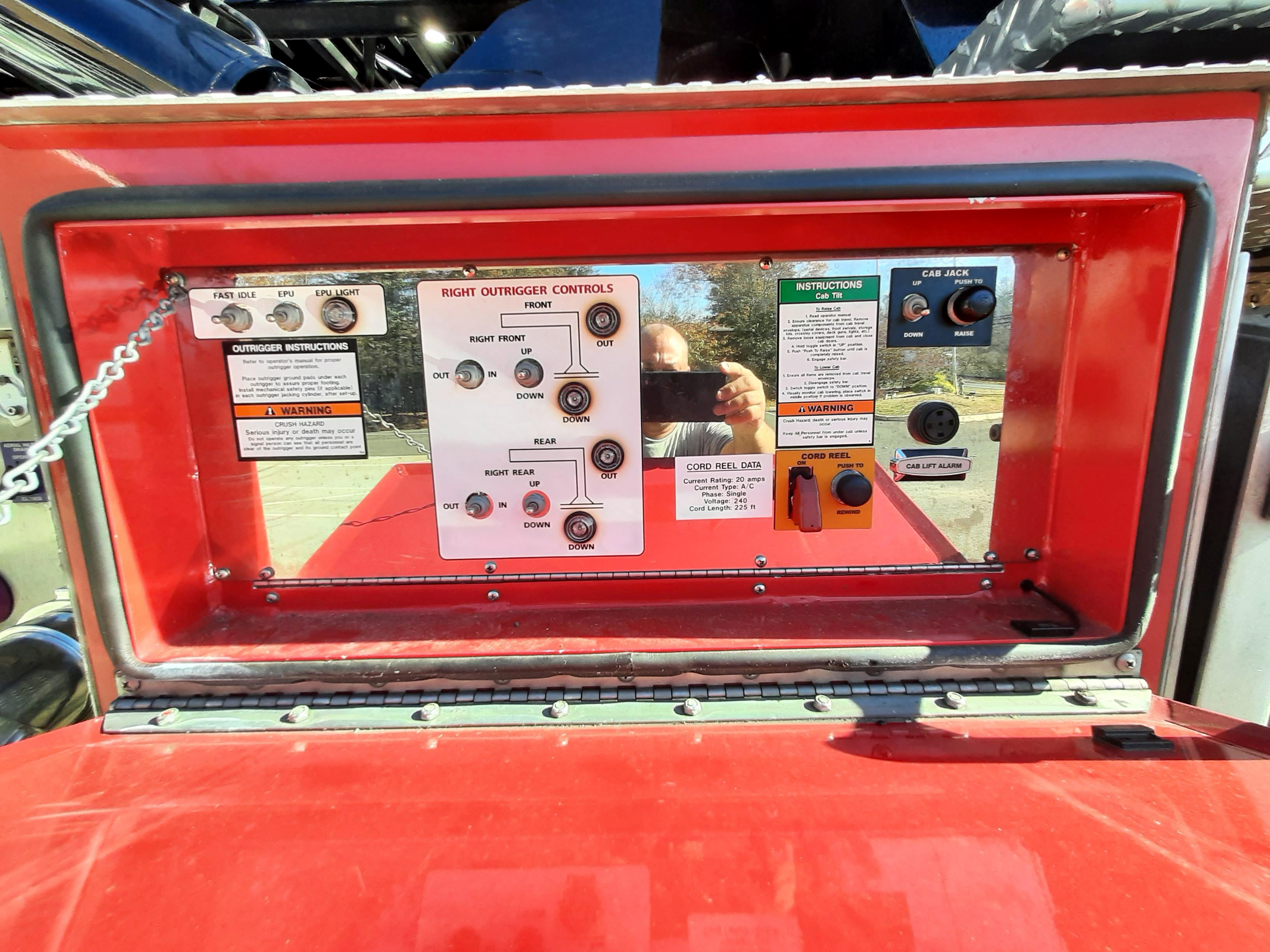 2009 KME 100' Mid-Mount Platform | Used Truck Details