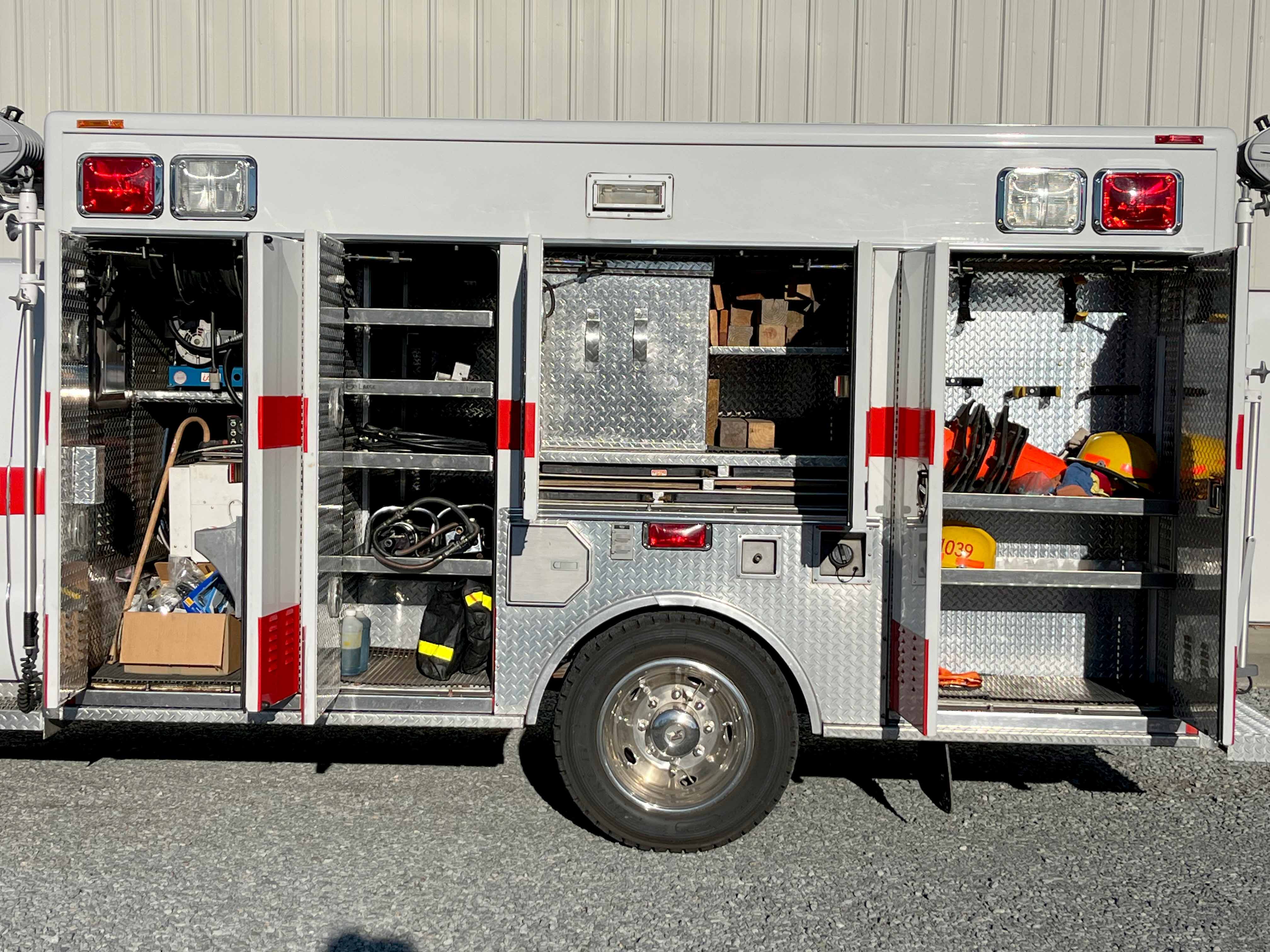 2000 Ford Commercial 4x4 Light Rescue | Firetrucks Unlimited