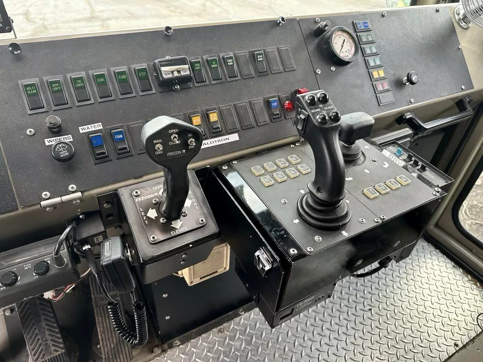 1996 Oshkosh T-1500 4x4 ARFF | Firetrucks Unlimited