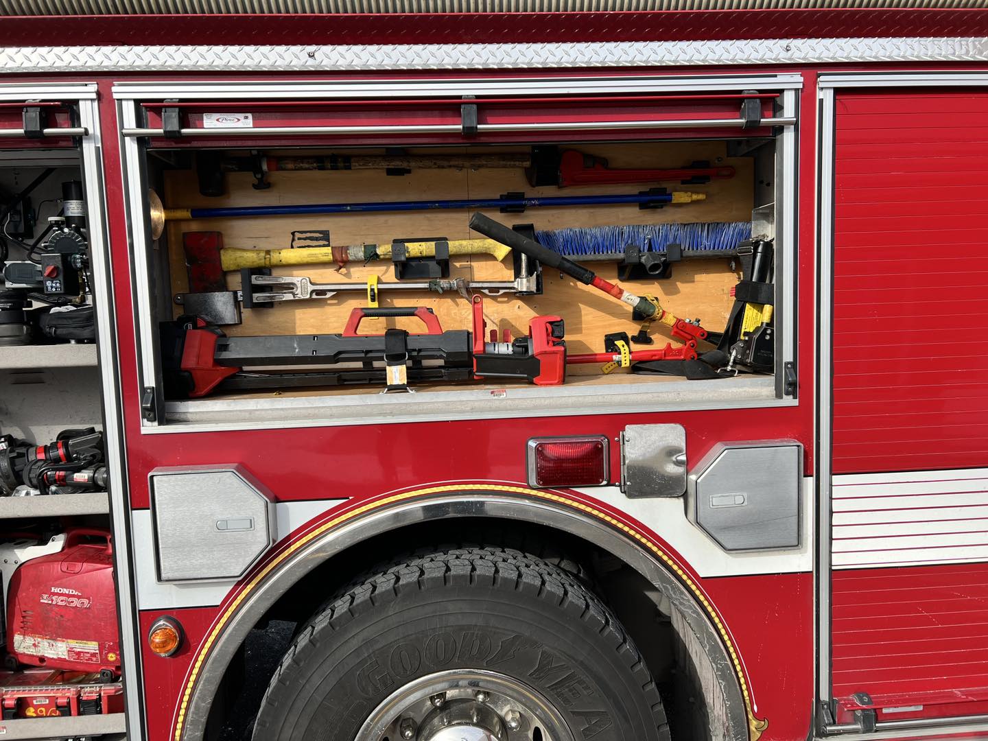 2007 Pierce Contender Pumper | Firetrucks Unlimited