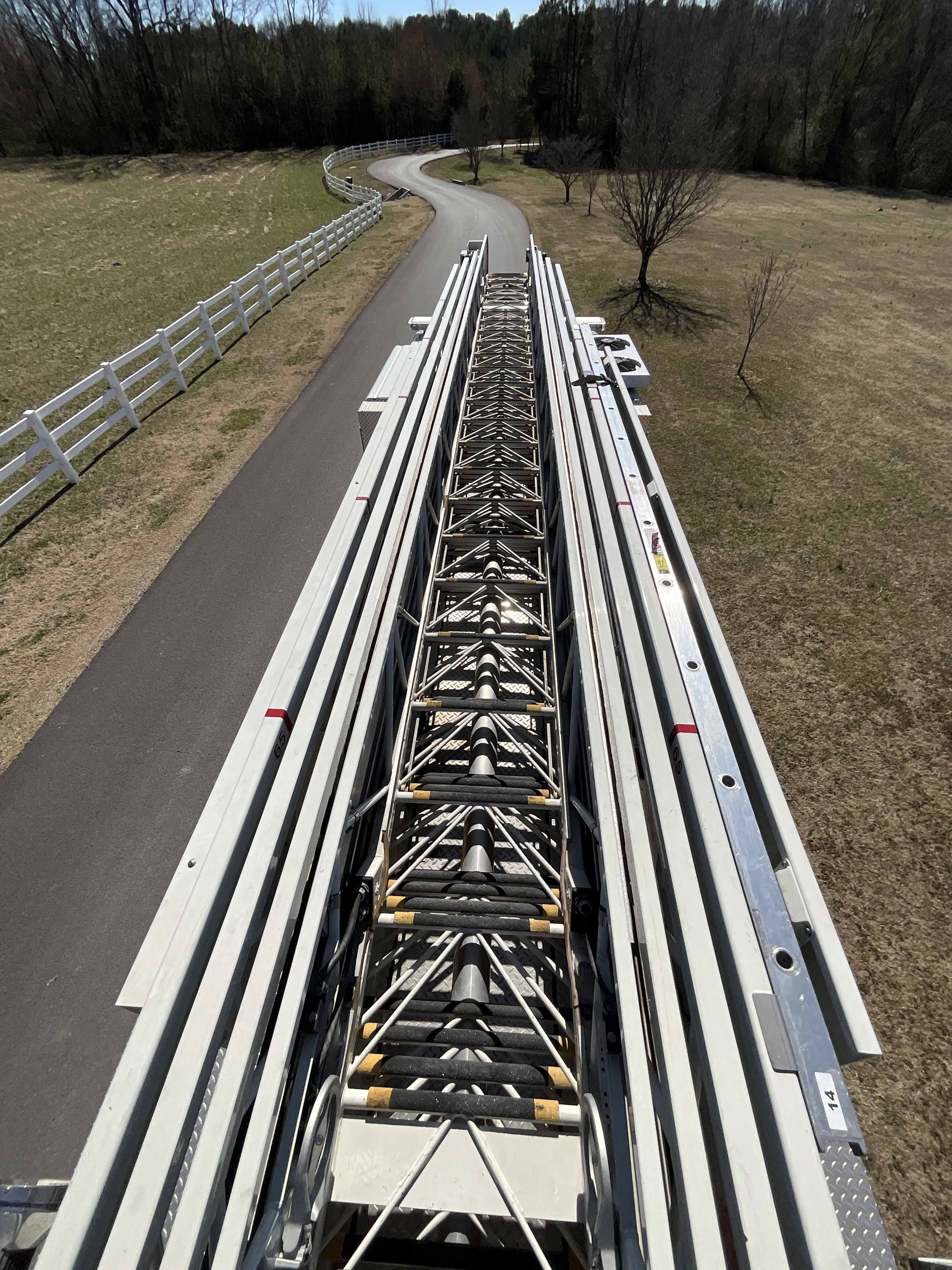 2013 Pierce Arrow XT 105' Quint | Firetrucks Unlimited