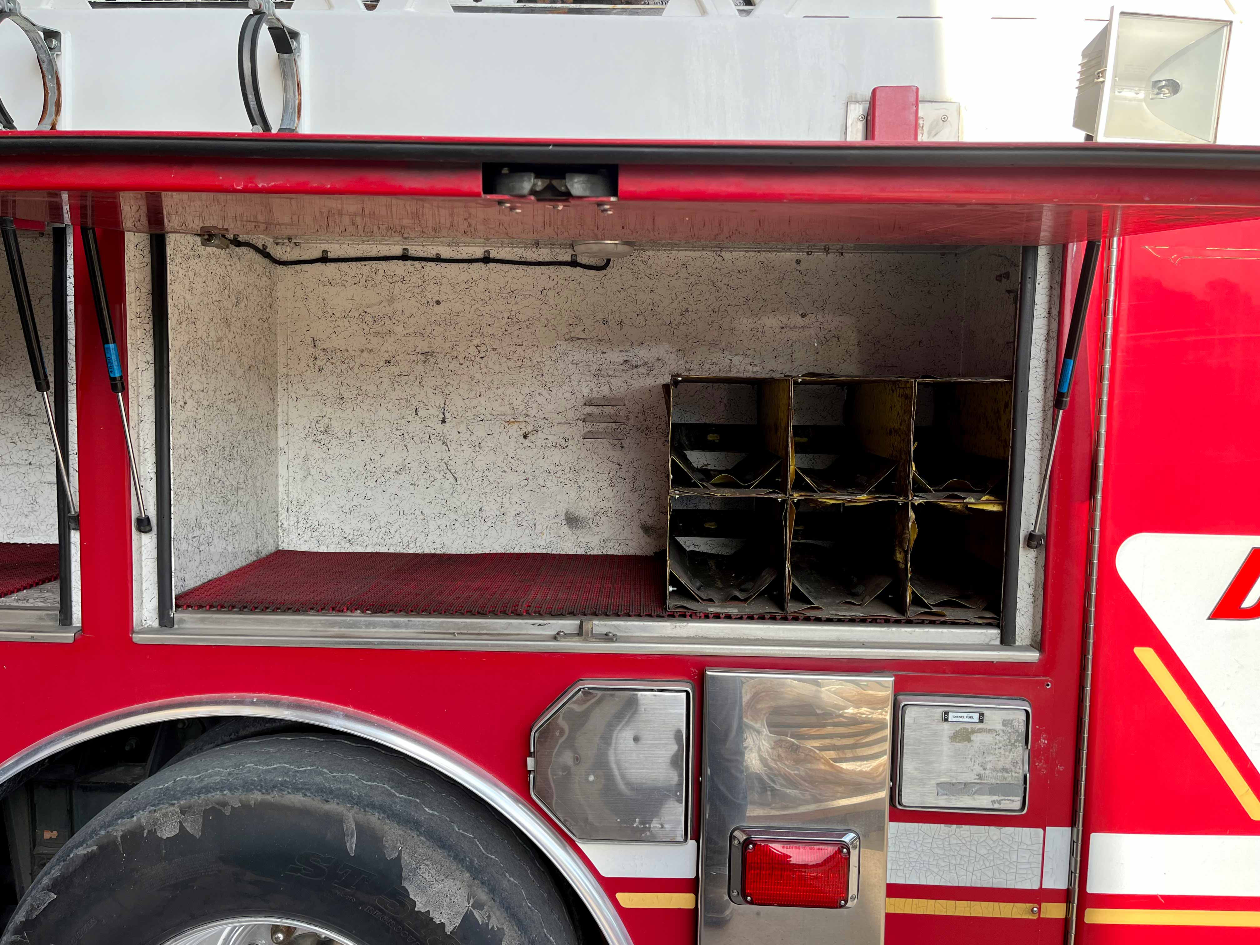 1998 Spartan 95' Mid-Mount Platform | Firetrucks Unlimited