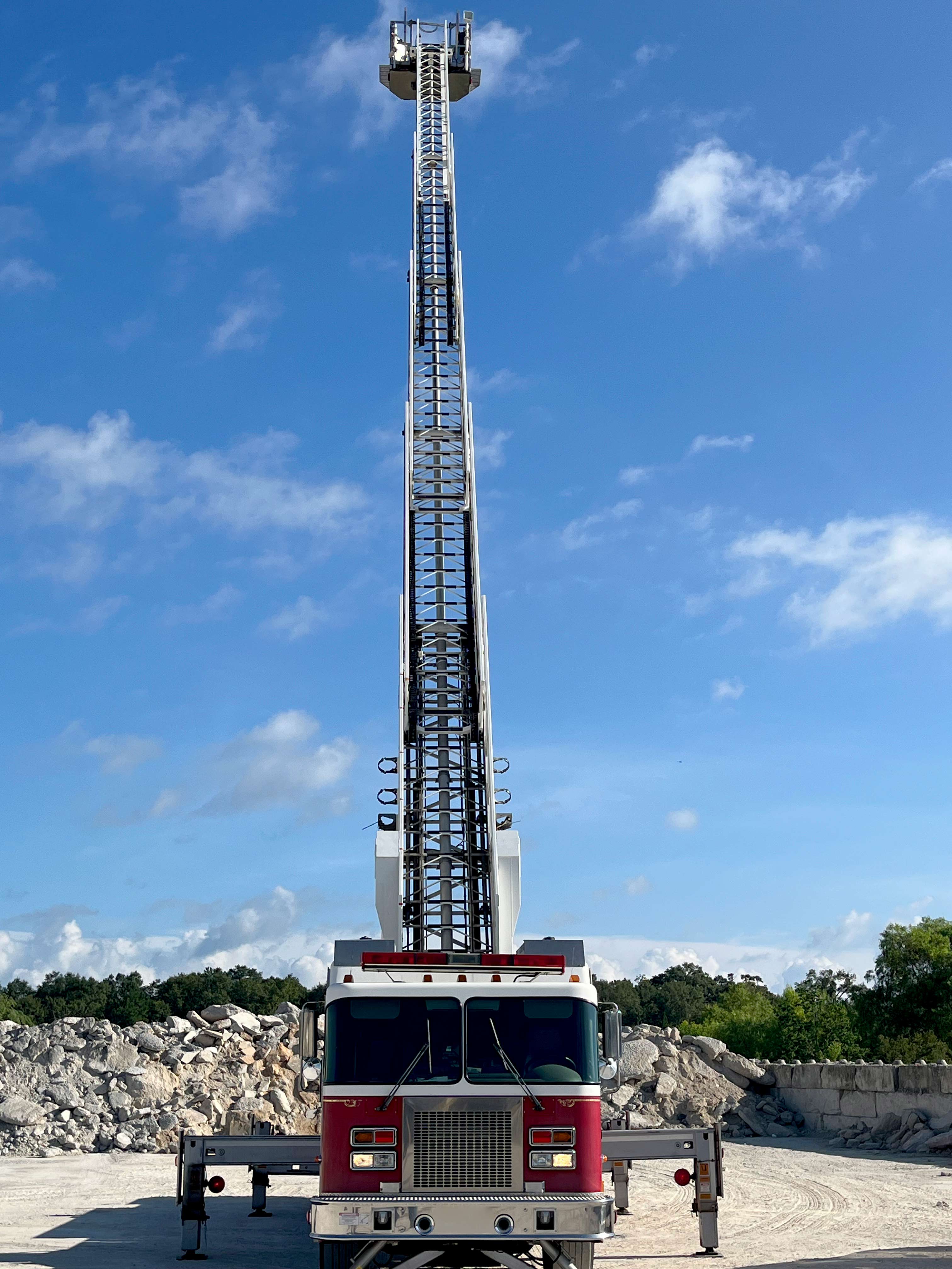 1998 Spartan 95' Mid-Mount Platform | Firetrucks Unlimited