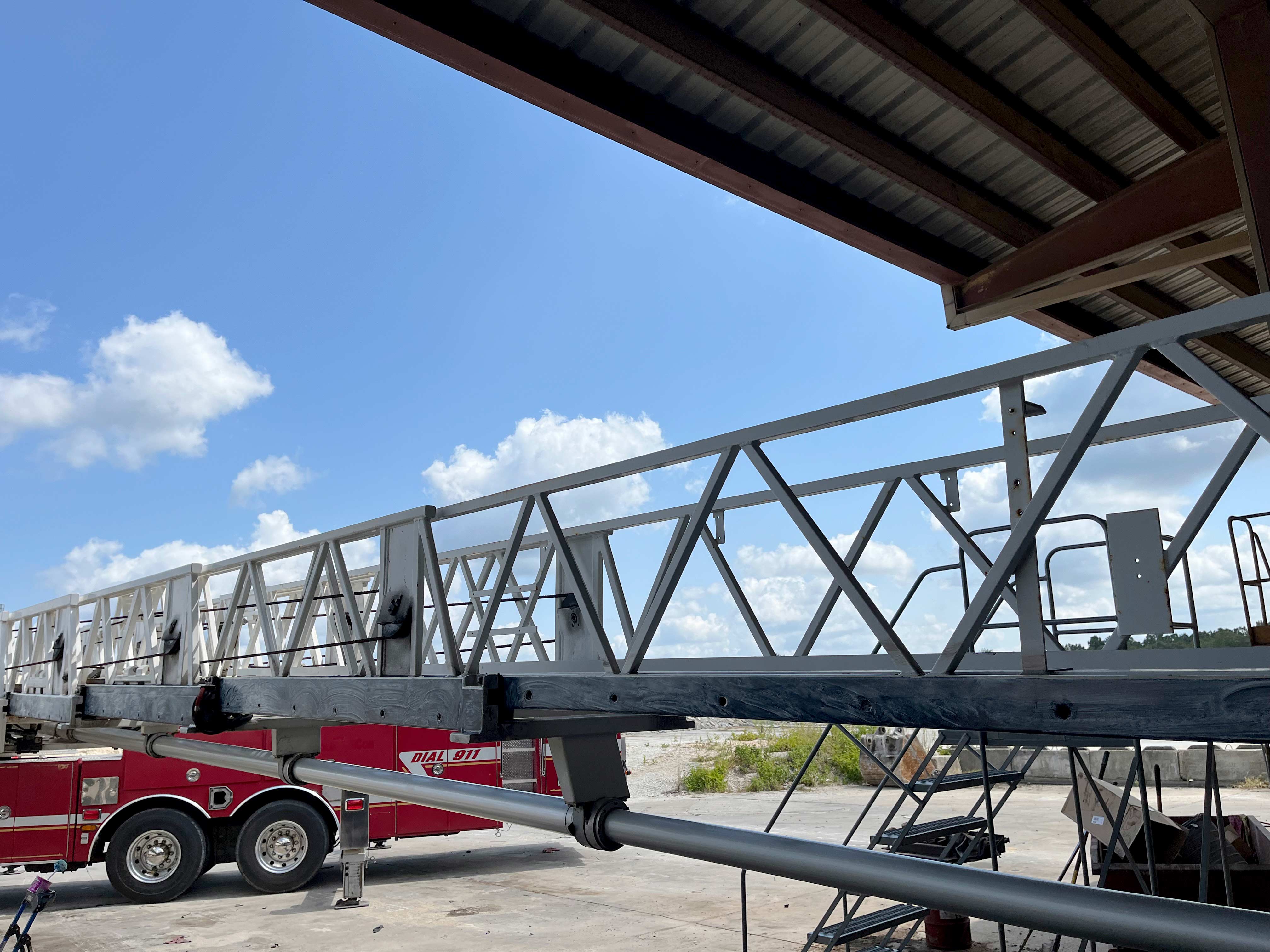 1998 Spartan 95' Mid-Mount Platform | Firetrucks Unlimited