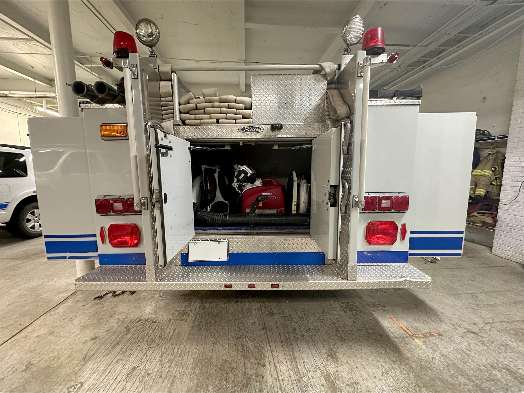2000 Pierce Ford 4x4 Commercial Mini Pumper | Used Truck Details