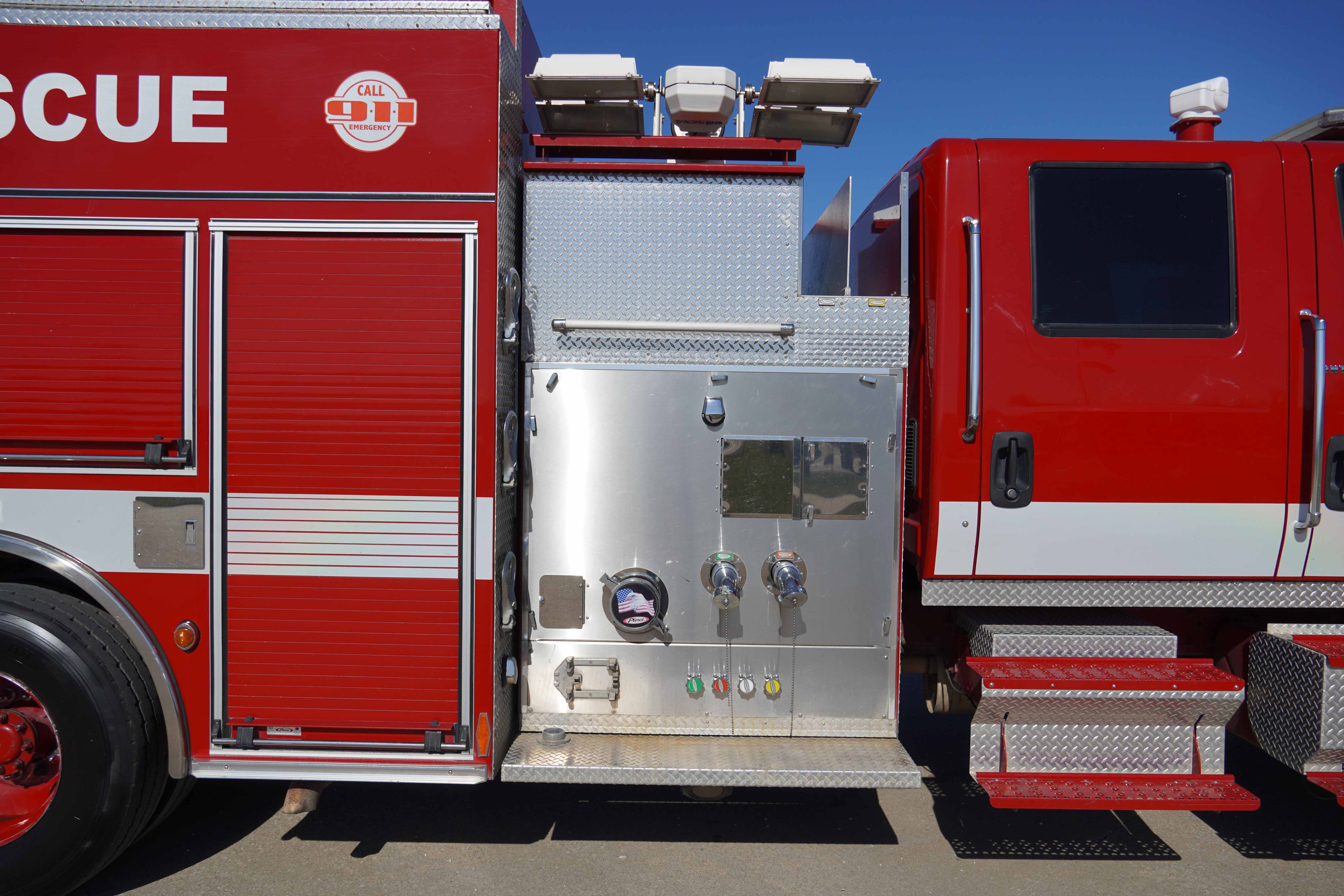 2005 Pierce International Commercial Pumper | Used Truck Details