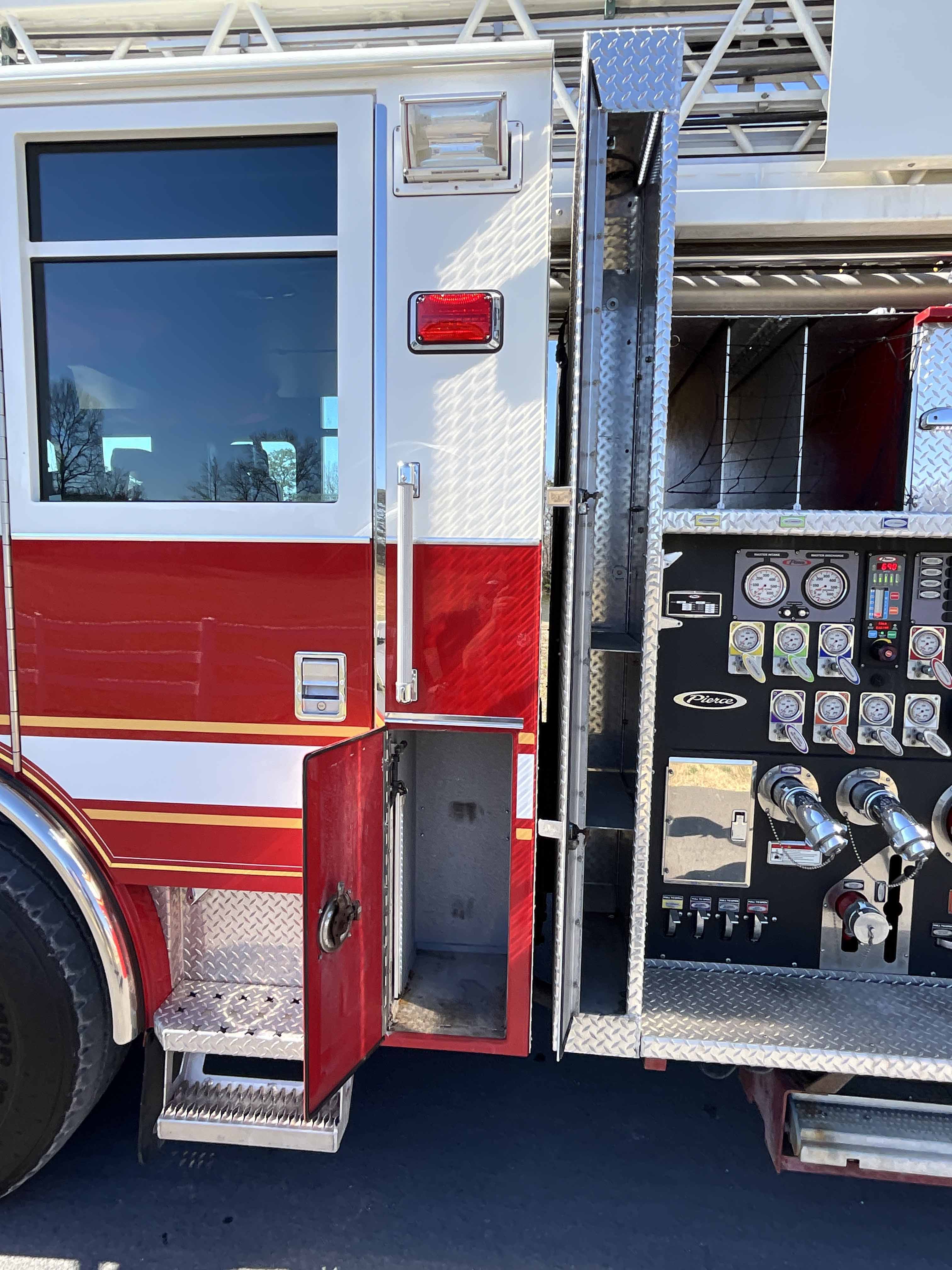 2013 Pierce Arrow XT 105' Quint | Used Truck Details