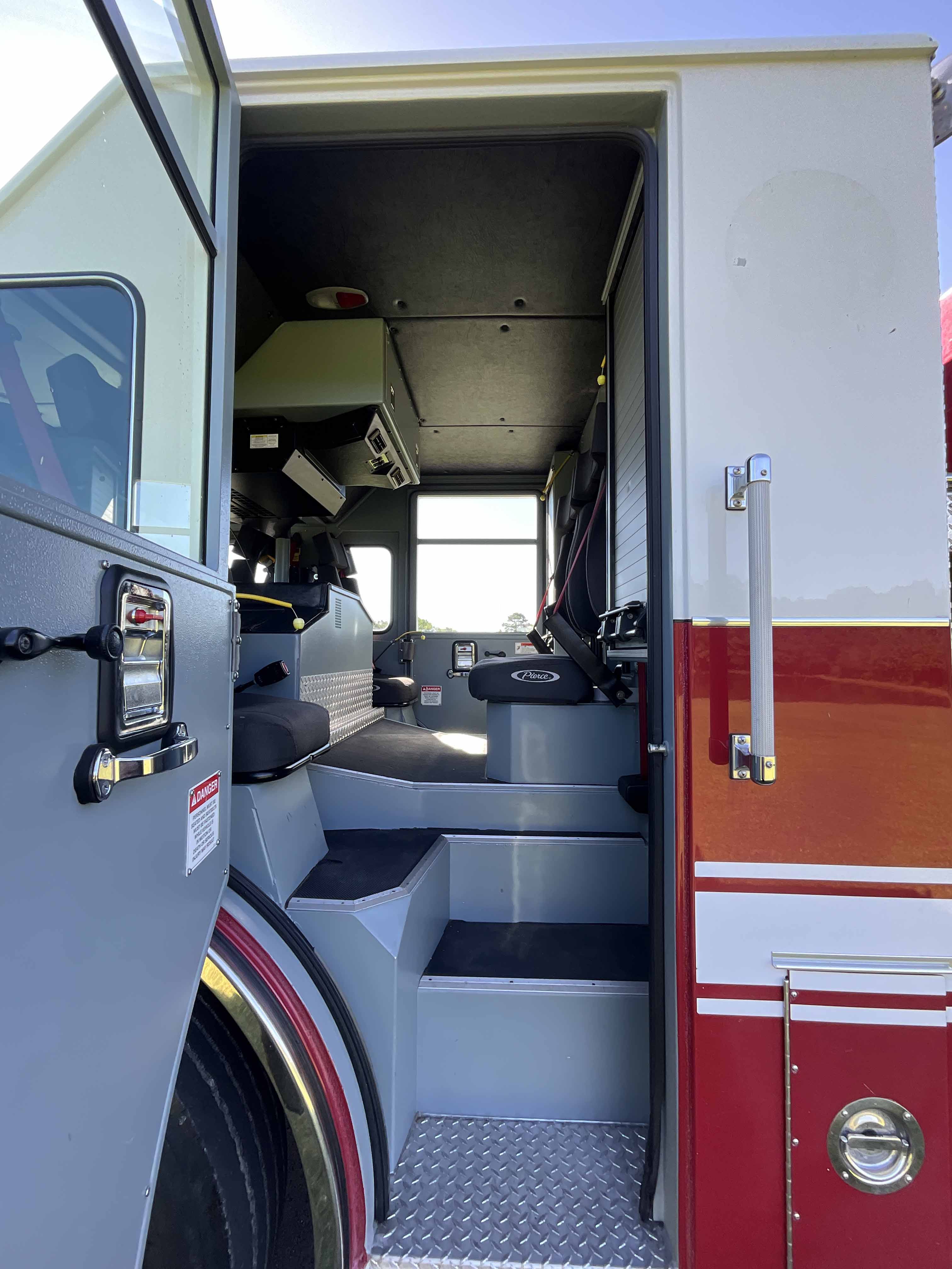 2009 Pierce Contender Pumper | Used Truck Details