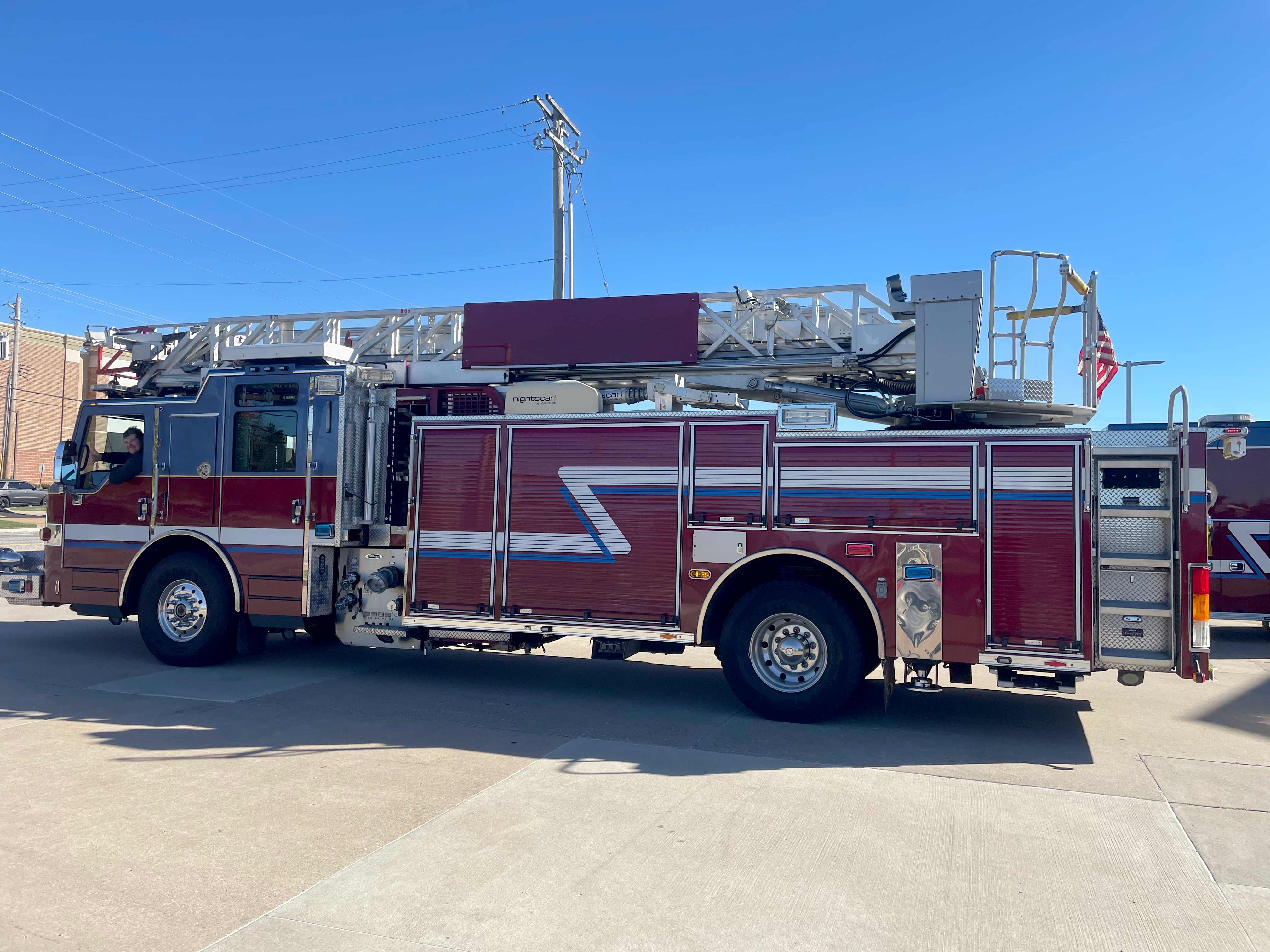 2010 Pierce Velocity 75' Aerial | Used Truck Details