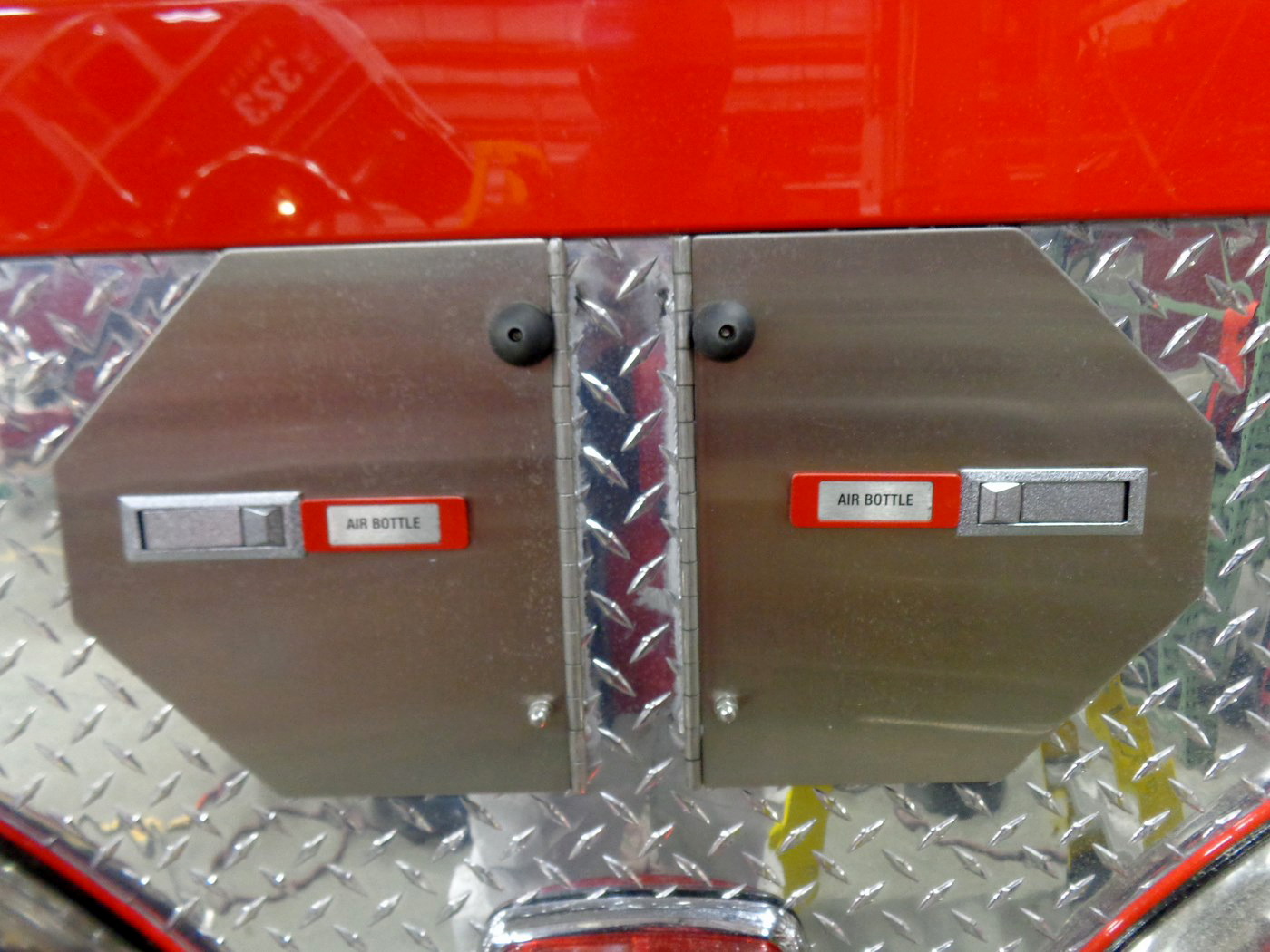 2013 Ferrara Inferno 6x6 Mid-Mount 100' Platform | Firetrucks Unlimited