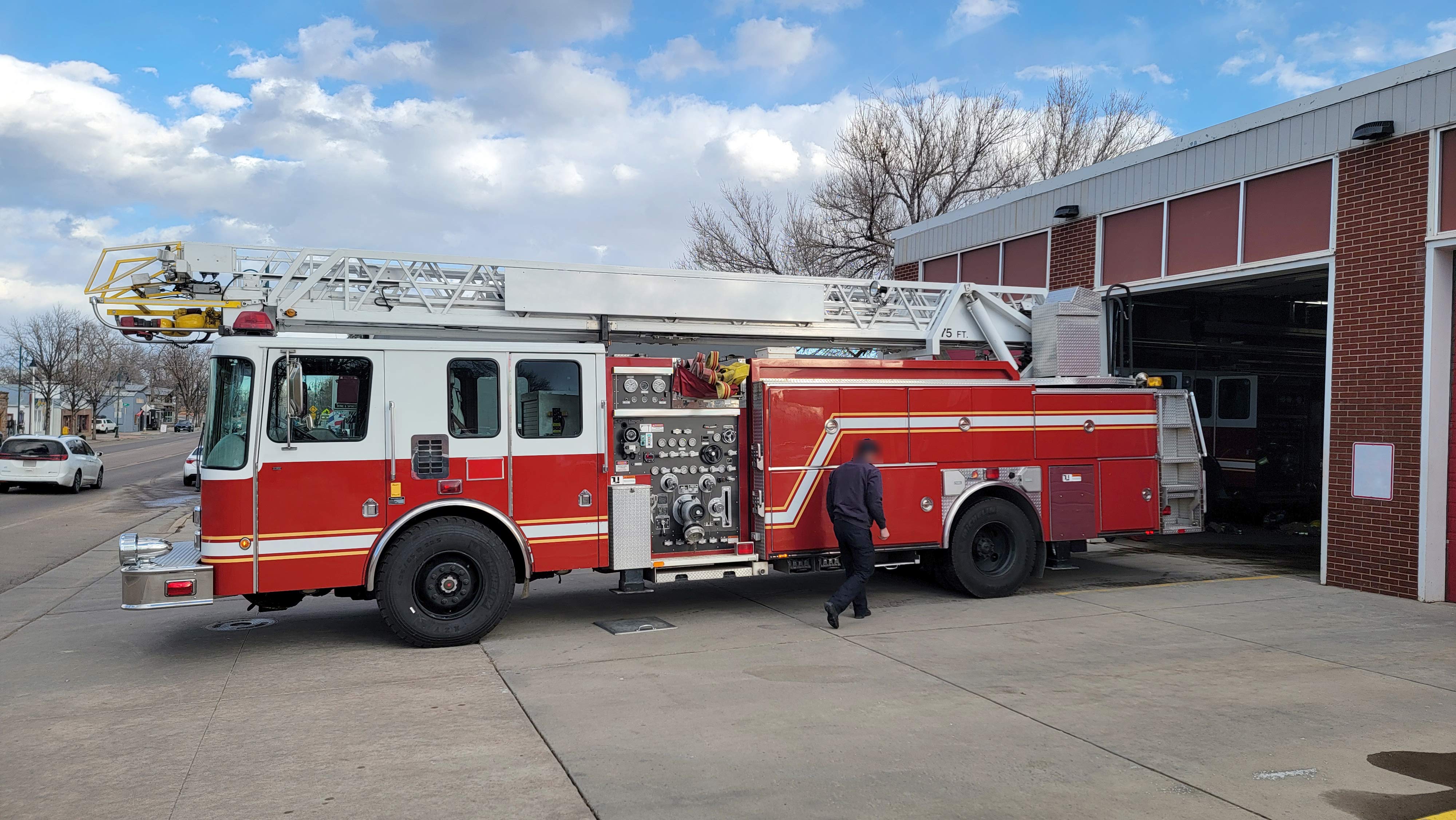 2002 Ferrara HME 75' Quint | Used Truck Details