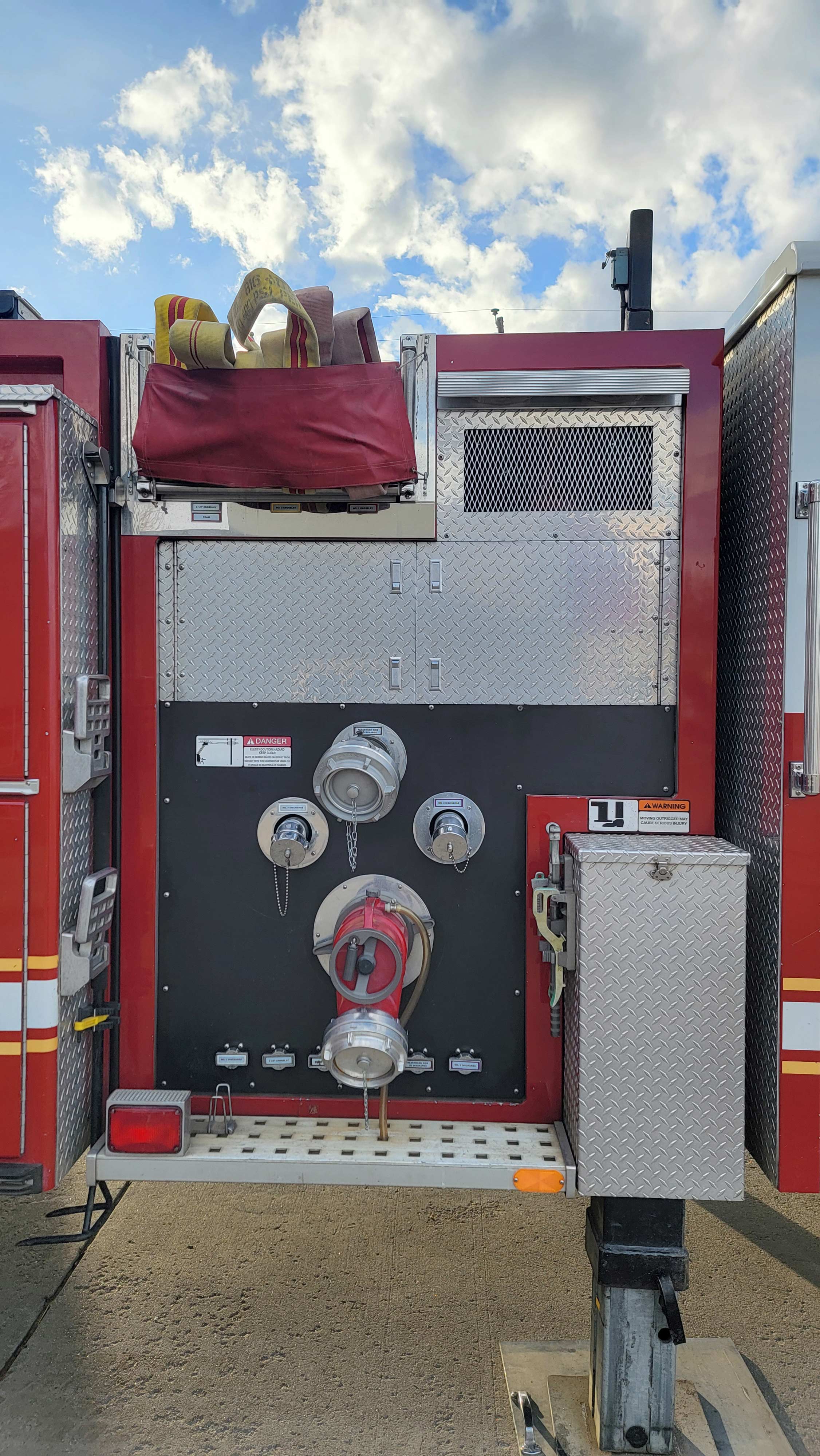 2002 Ferrara HME 75' Quint | Used Truck Details