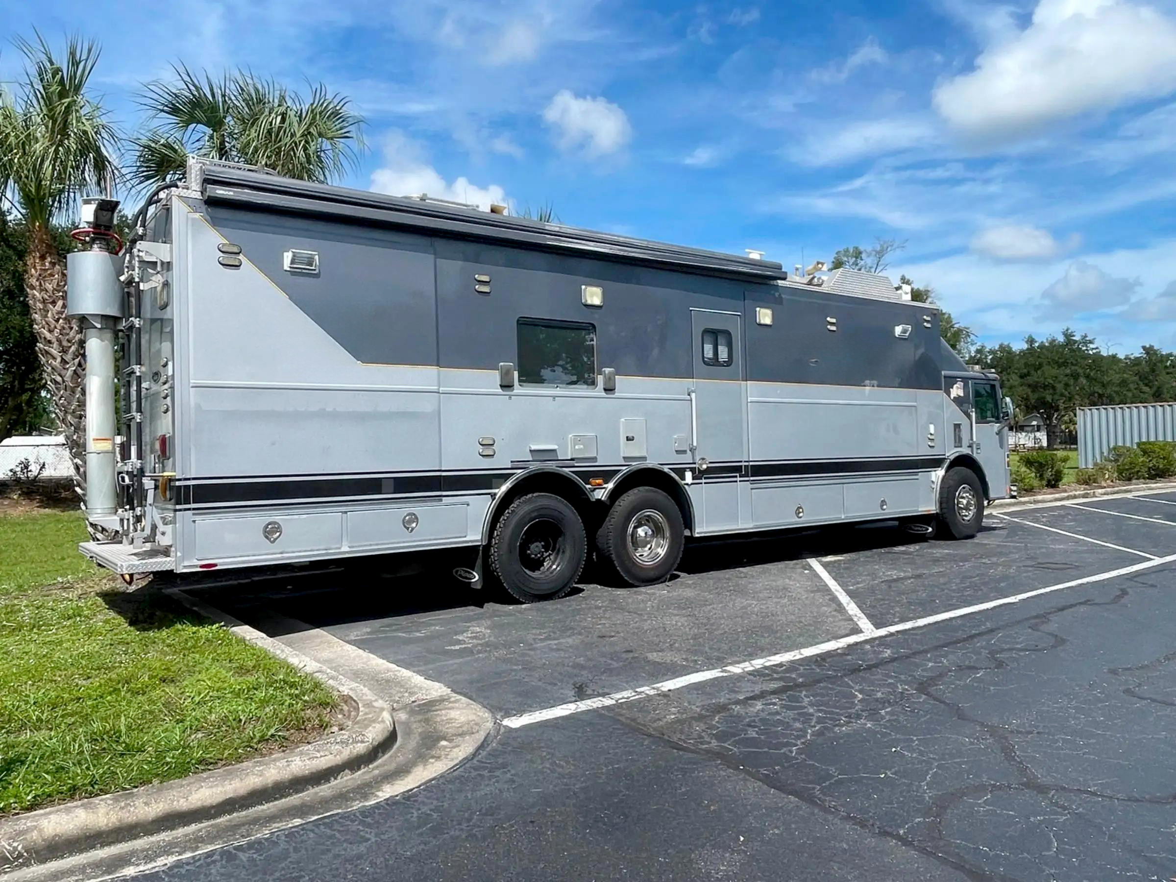 2004 Pierce Lance Mobile Command Center | Used Truck Details