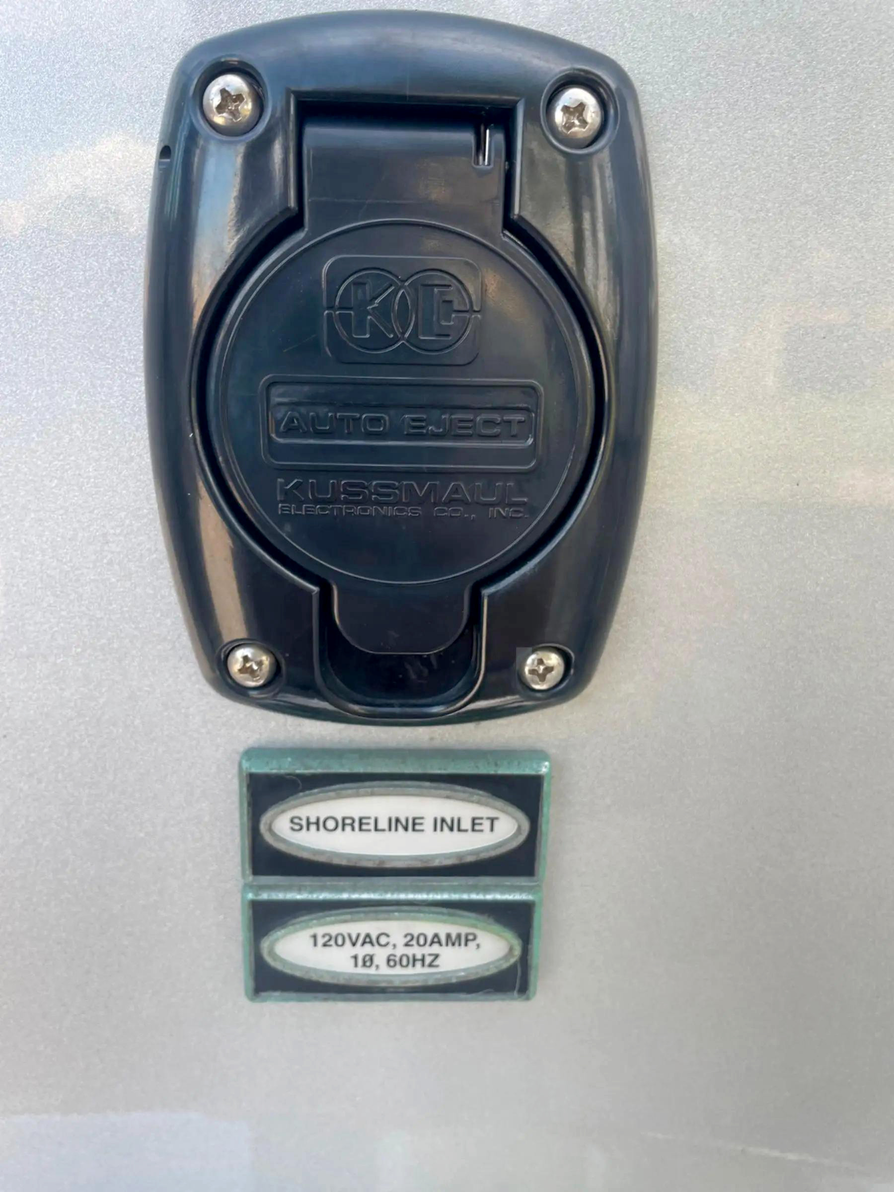2004 Pierce Lance Mobile Command Center | Used Truck Details