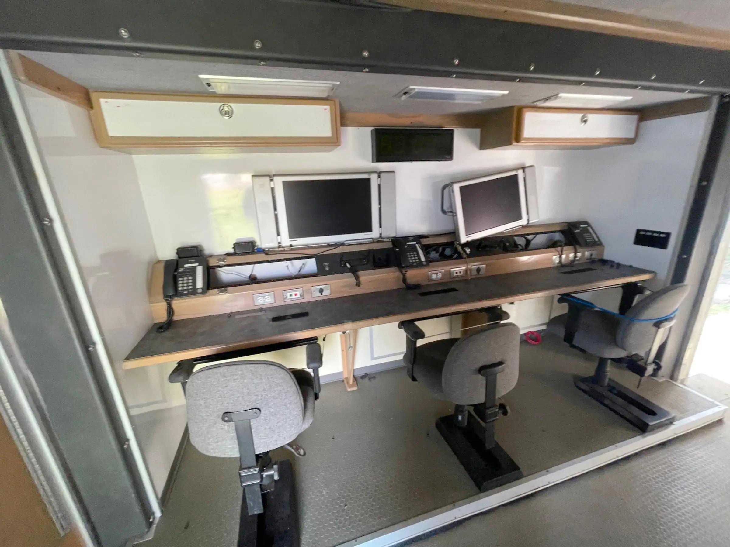 2004 Pierce Lance Mobile Command Center | Used Truck Details