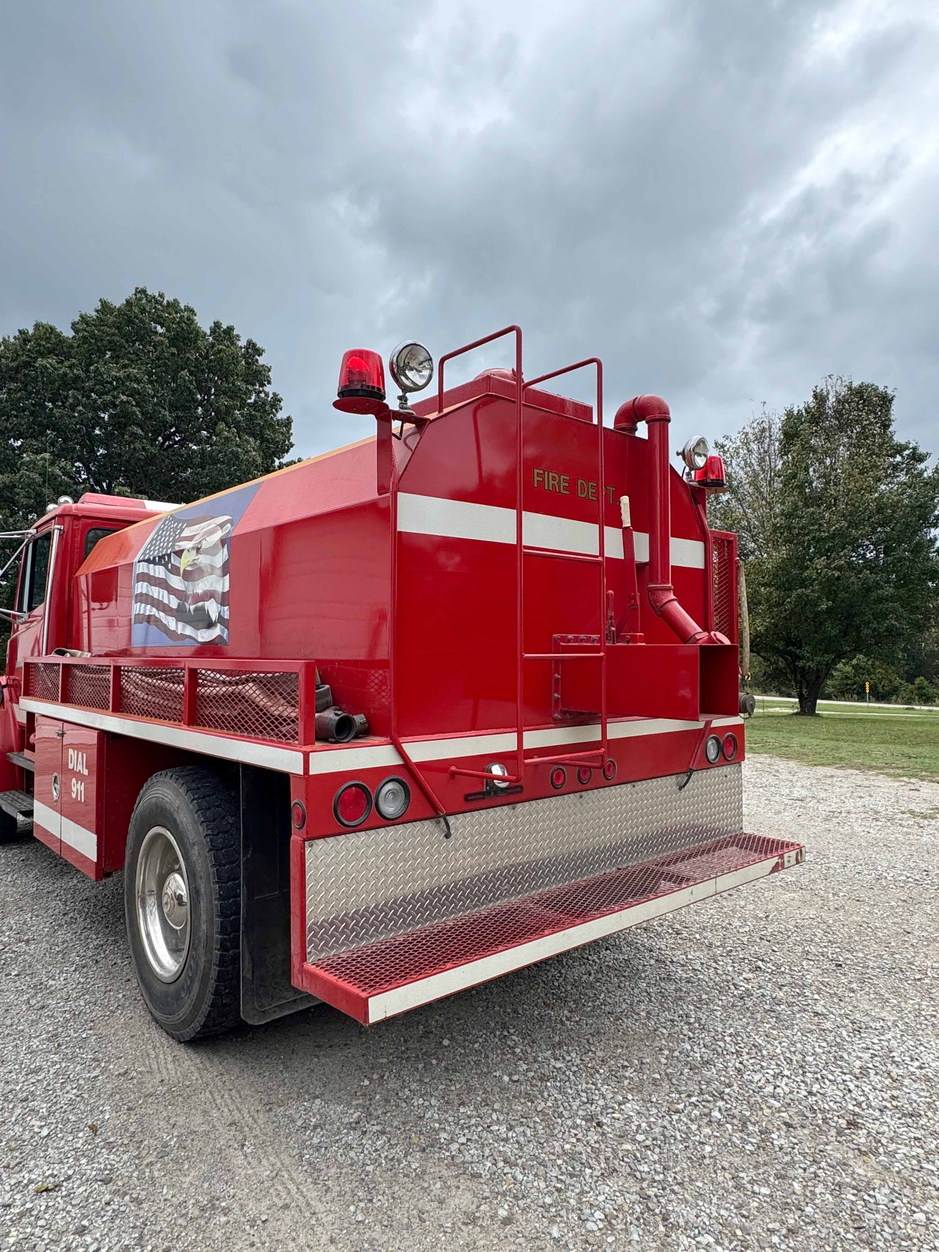 1995 Freightliner Commercial Elliptical Tanker | Used Truck Details