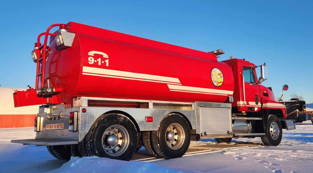 2001 Mack Tandem-Axle Elliptical Commercial Tanker | Used Truck Details