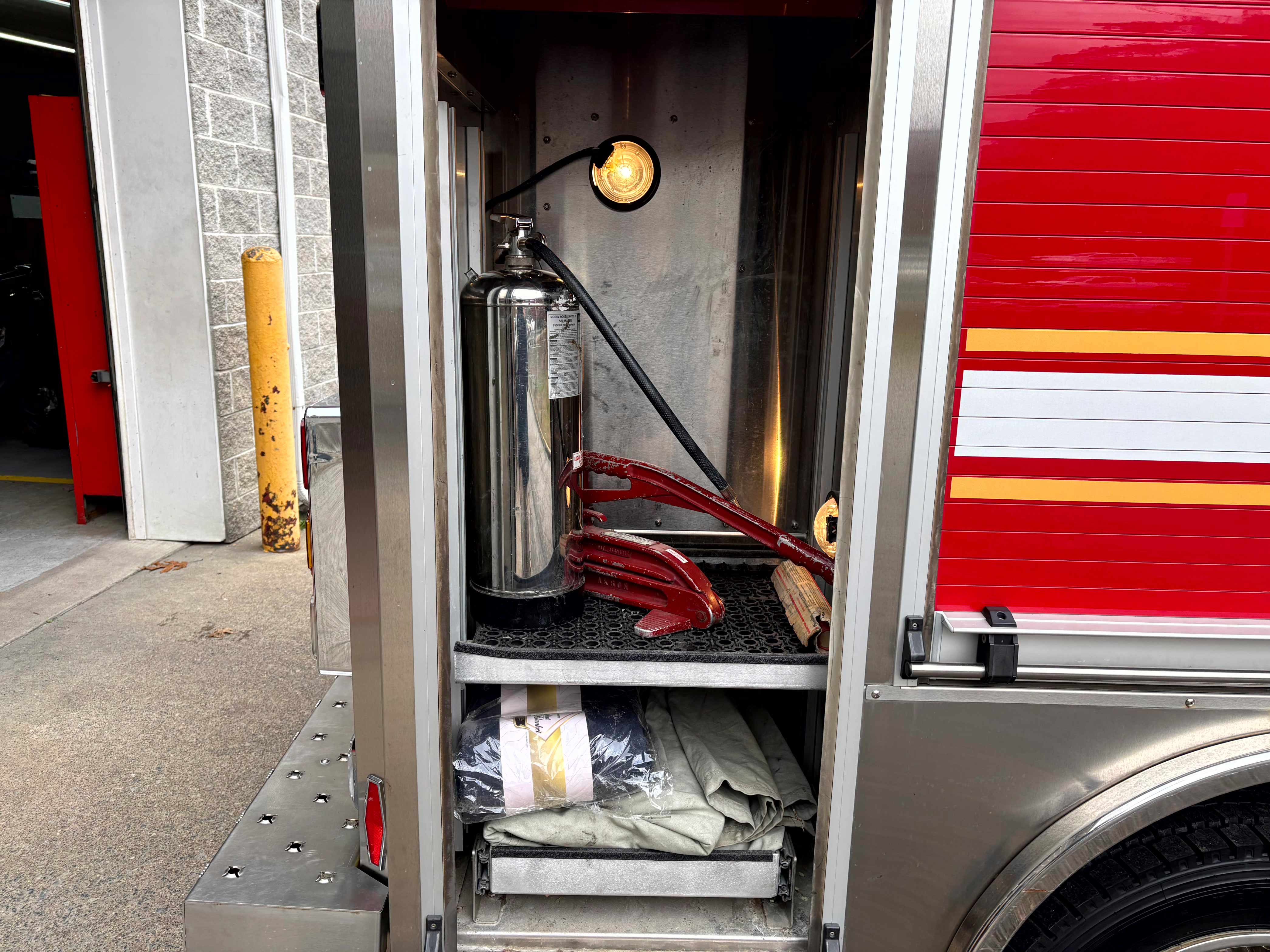 2014 HME Ford 4X4 Commercial Mini Pumper | Firetrucks Unlimited