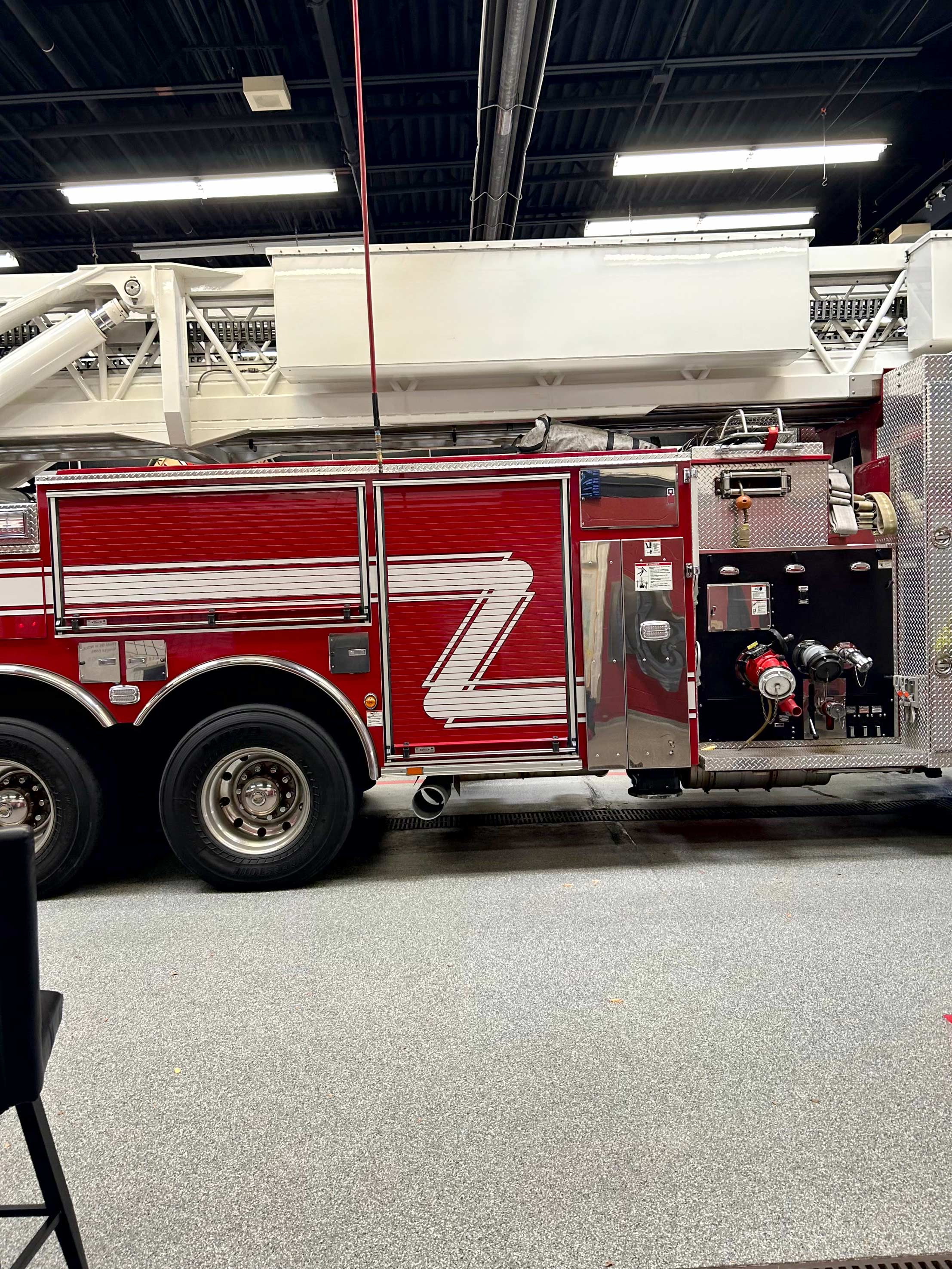 2017 Pierce 100' Platform | Firetrucks Unlimited