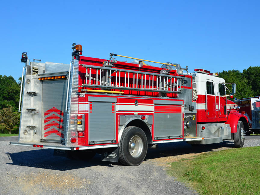 2003 E-One / Peterbilt Commercial Pumper Tanker | Used Truck Details